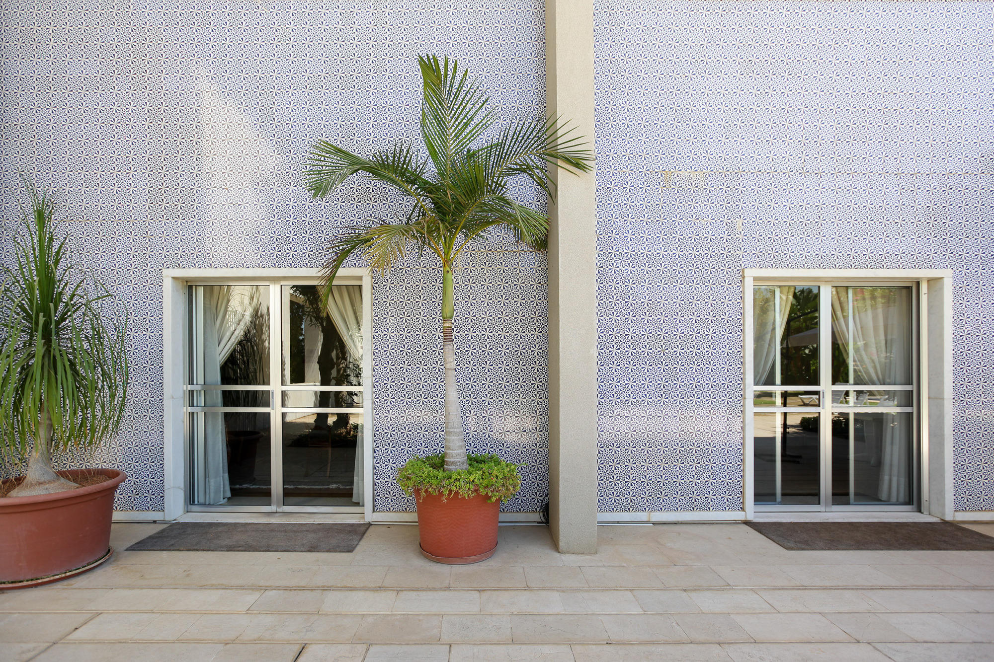 Gallery of Residence of the Brazilian Ambassador in Lebanon Combines ...