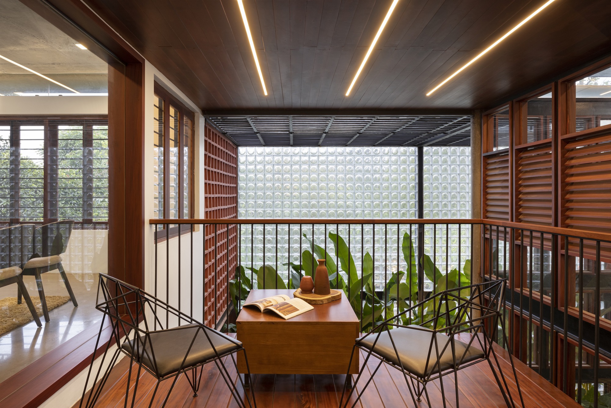 Gallery of Celandine House / 7th Hue Architecture Studio - 17