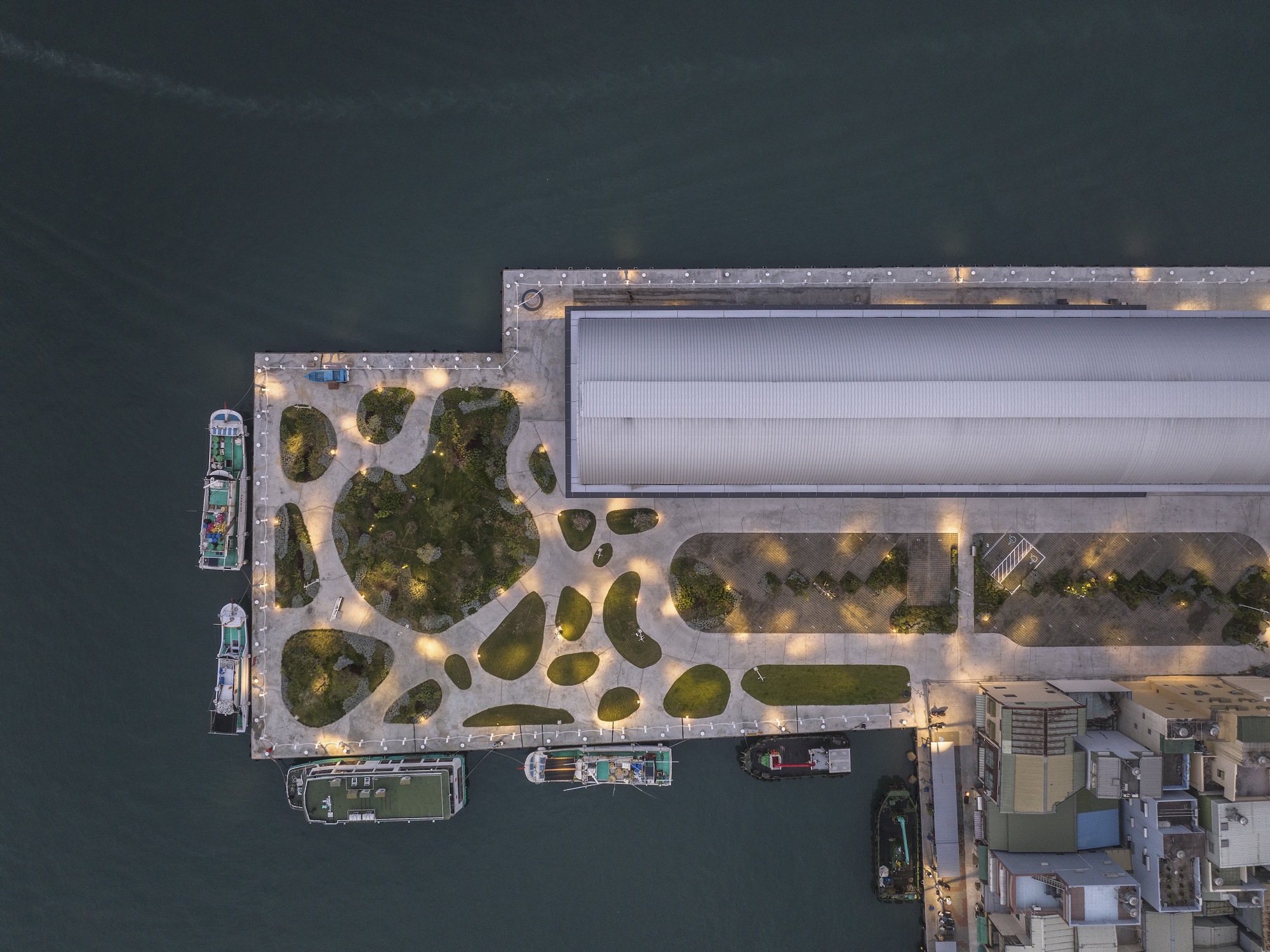 Gallery of Gushan Fish Market / C.M. Chao Architect & Planners - 19