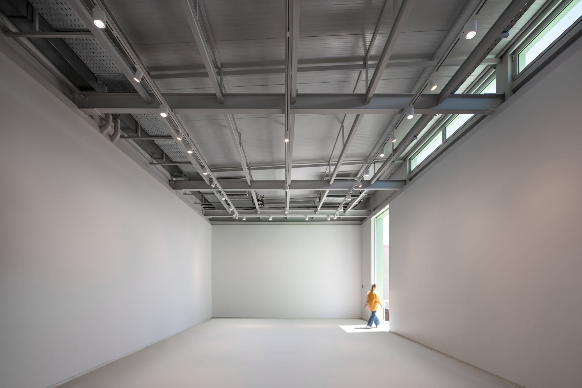 Gallery of Vast Gallery & Artist Residency / Persian Garden Studio - 55