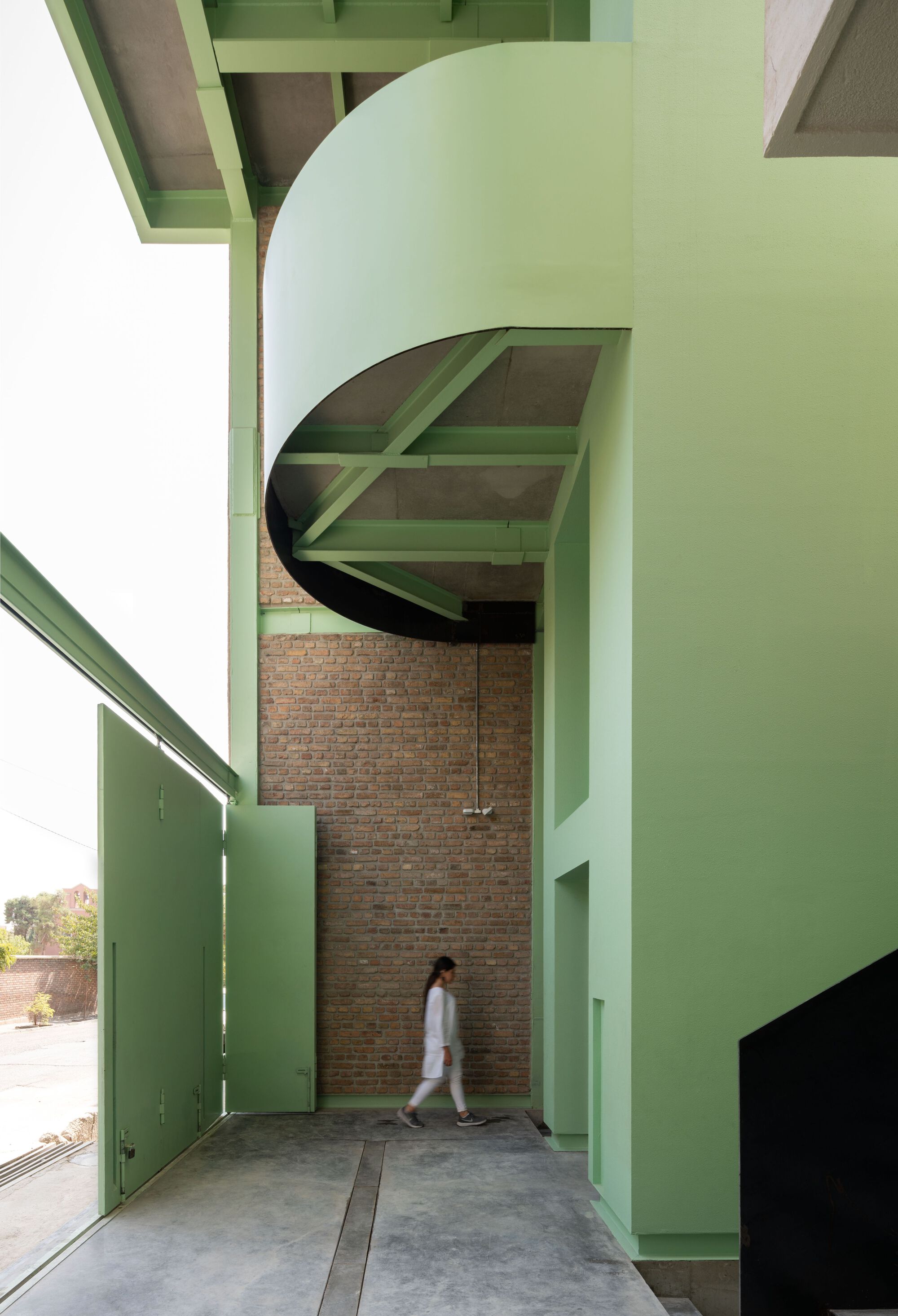 Gallery of Vast Gallery & Artist Residency / Persian Garden Studio - 18