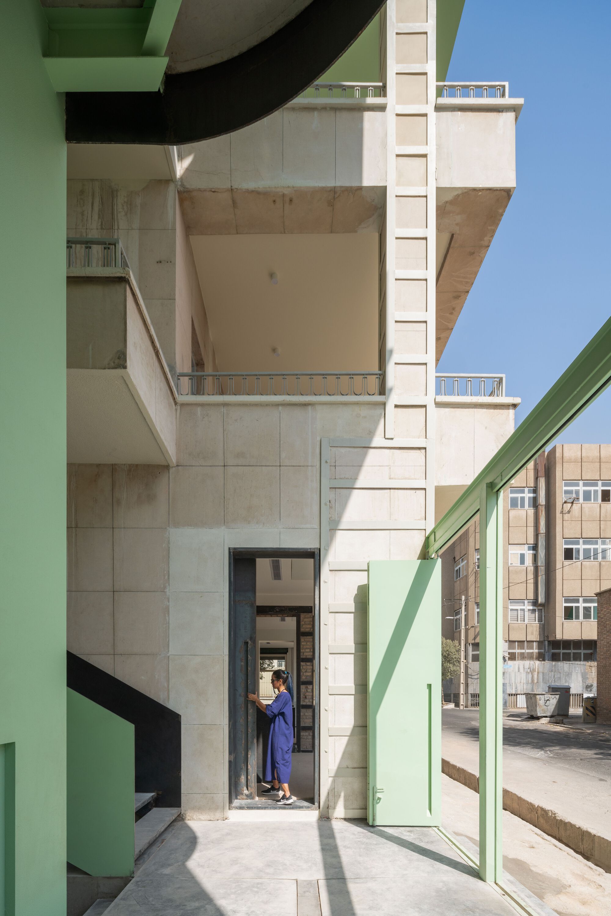 Gallery of Vast Gallery & Artist Residency / Persian Garden Studio - 14