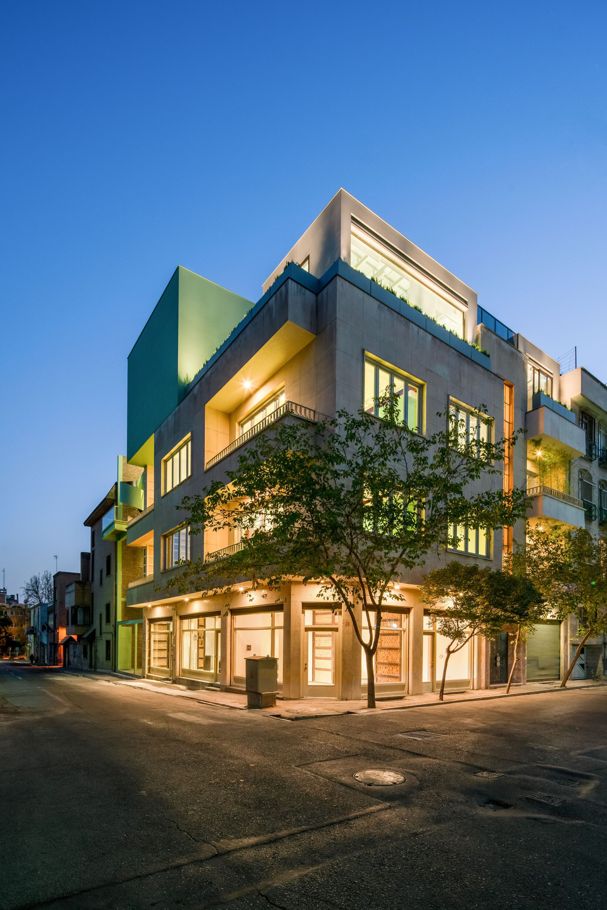 Gallery of Vast Gallery & Artist Residency / Persian Garden Studio - 8