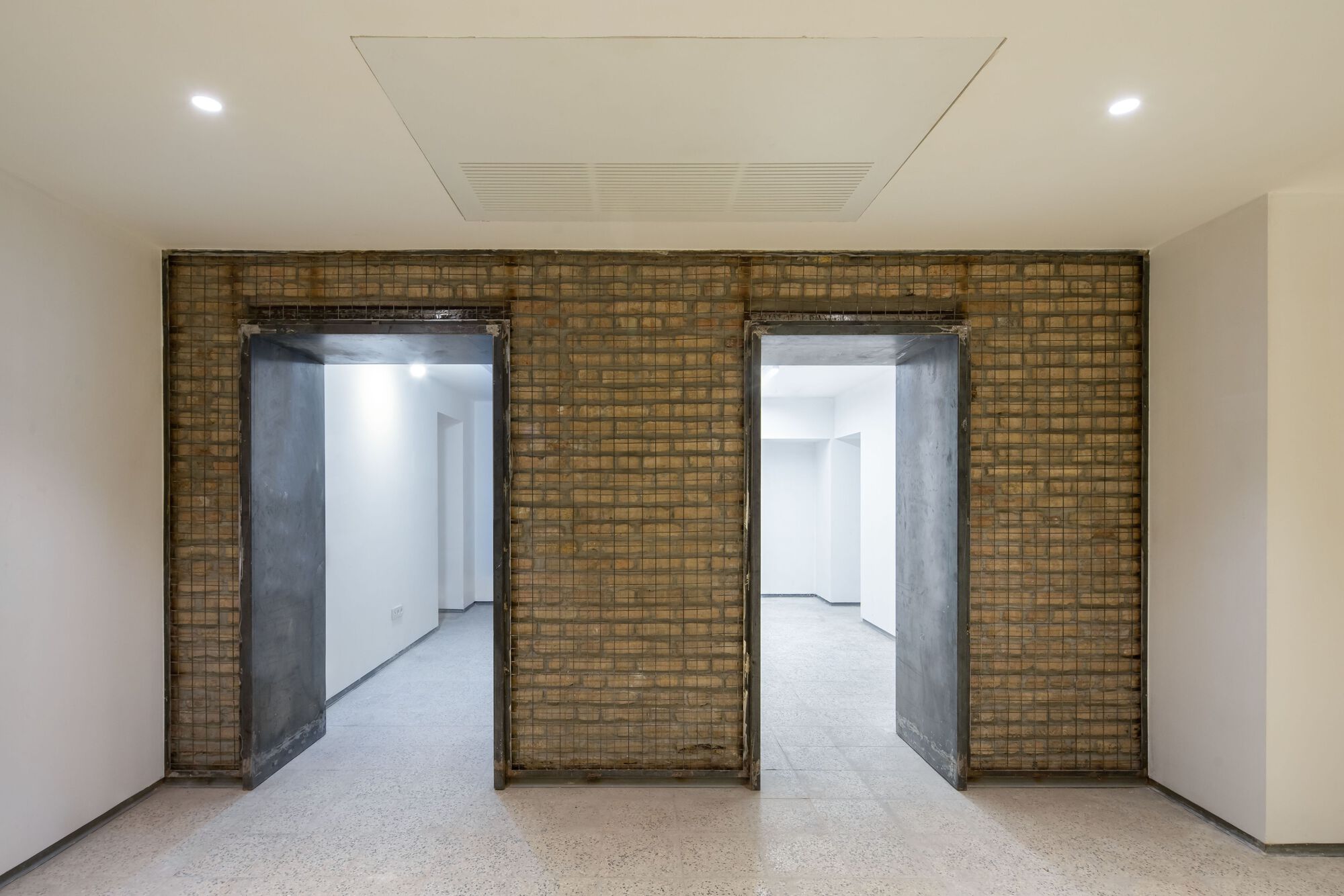 Gallery of Vast Gallery & Artist Residency / Persian Garden Studio - 44