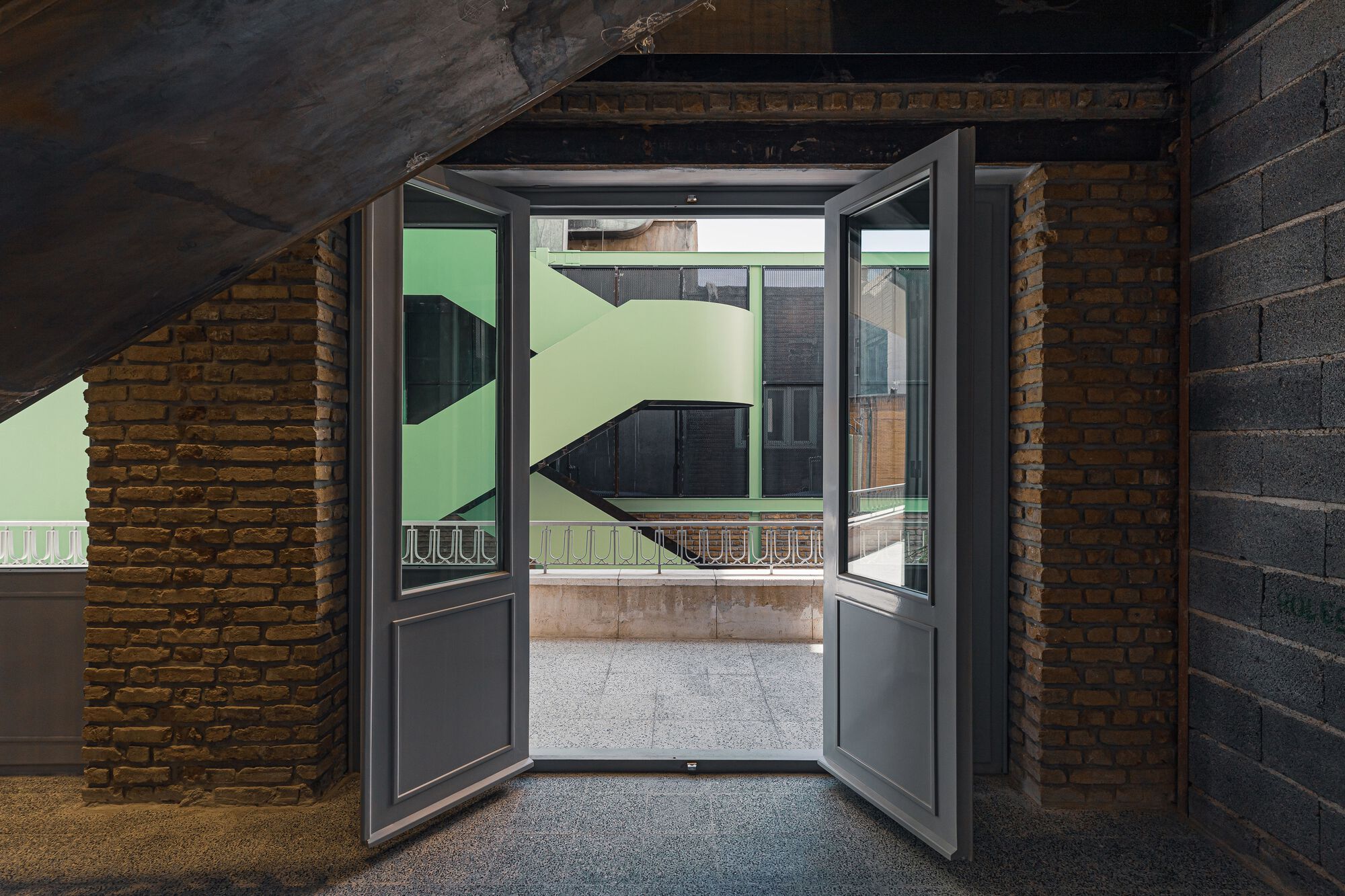 Gallery of Vast Gallery & Artist Residency / Persian Garden Studio - 52