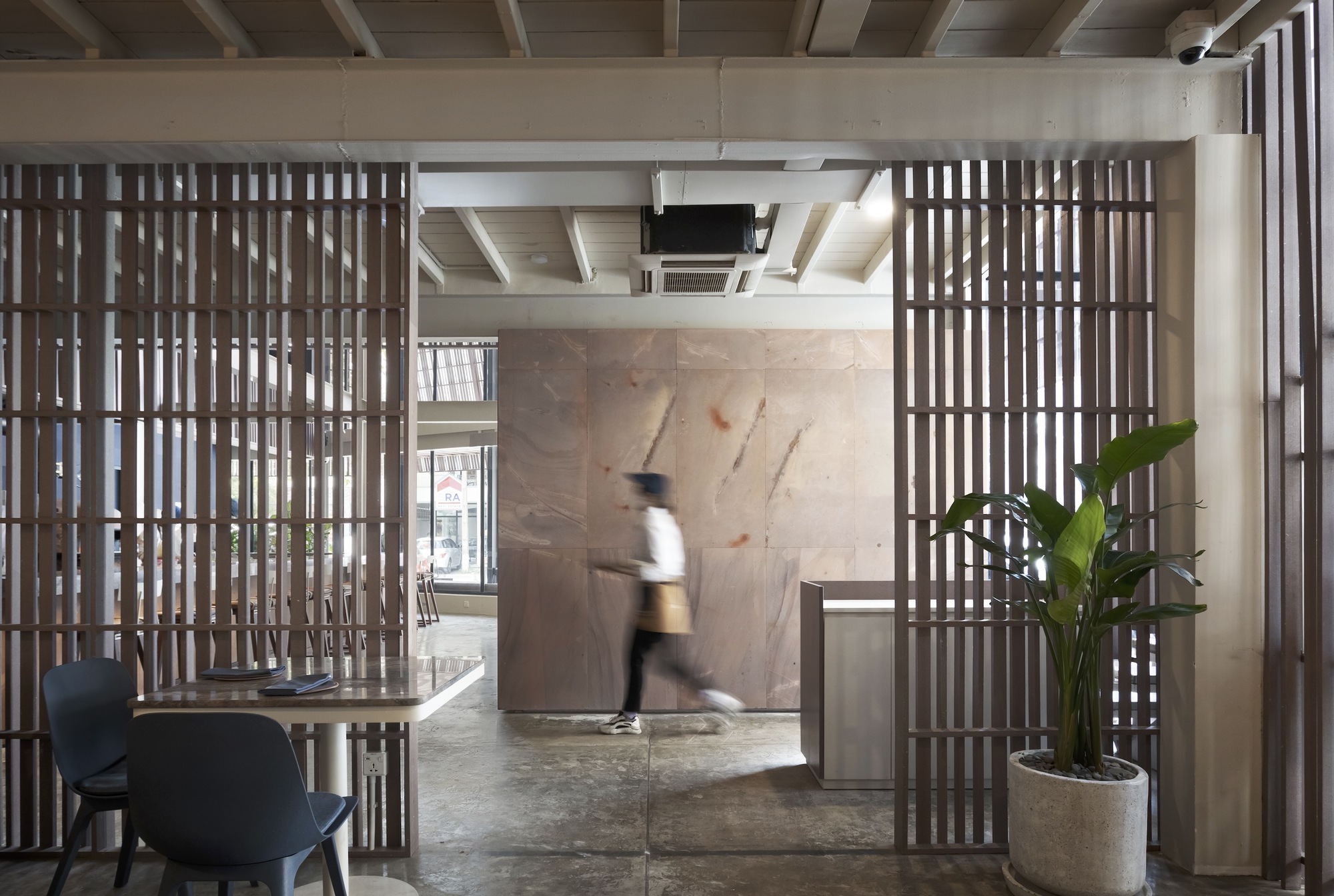 Gallery of Pizza 4p’s Restaurant Phnom Penh / Bloom Architecture - 8