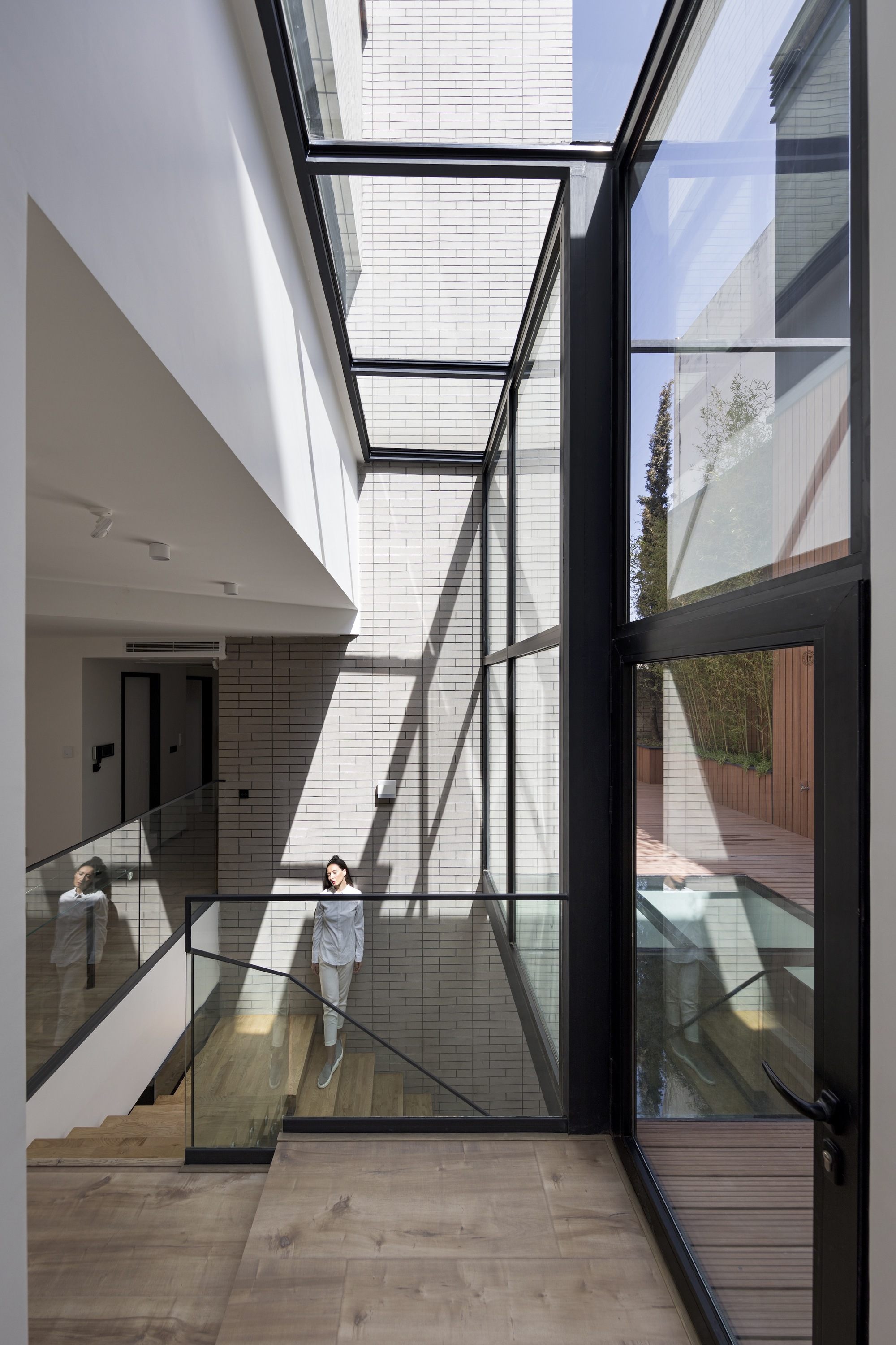 Gallery of Hidden Boxes Residential Building / KaSa Office - 6