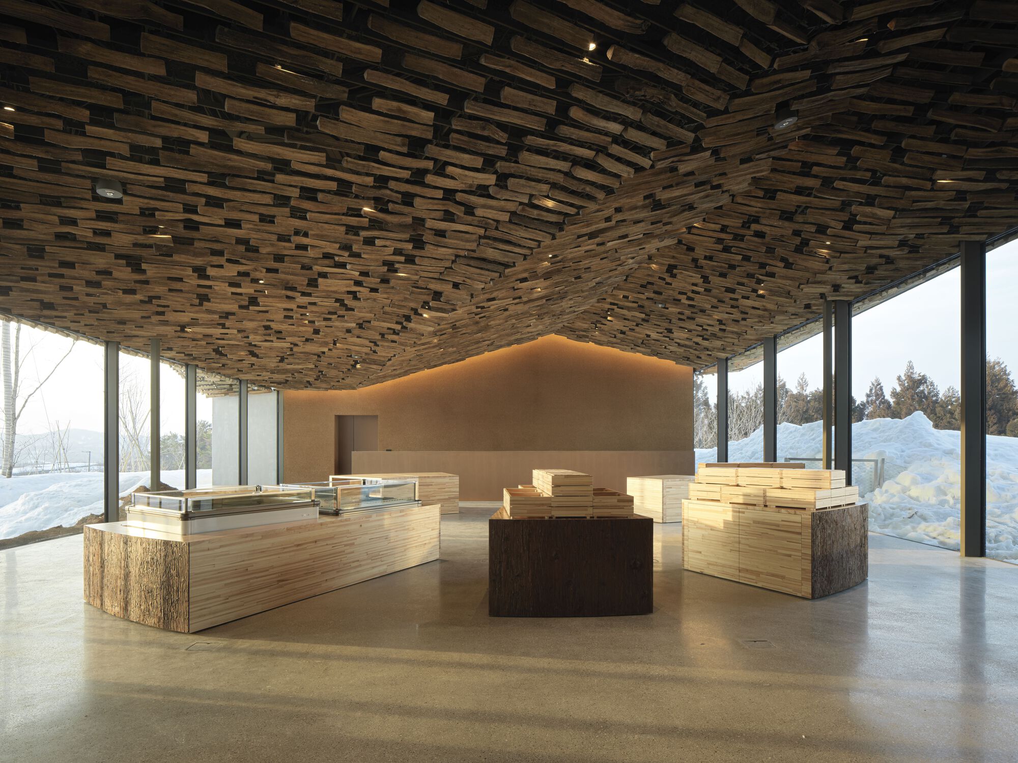 Gallery of Snowpeak Field Suite Spa Headquarters / Kengo Kuma ...