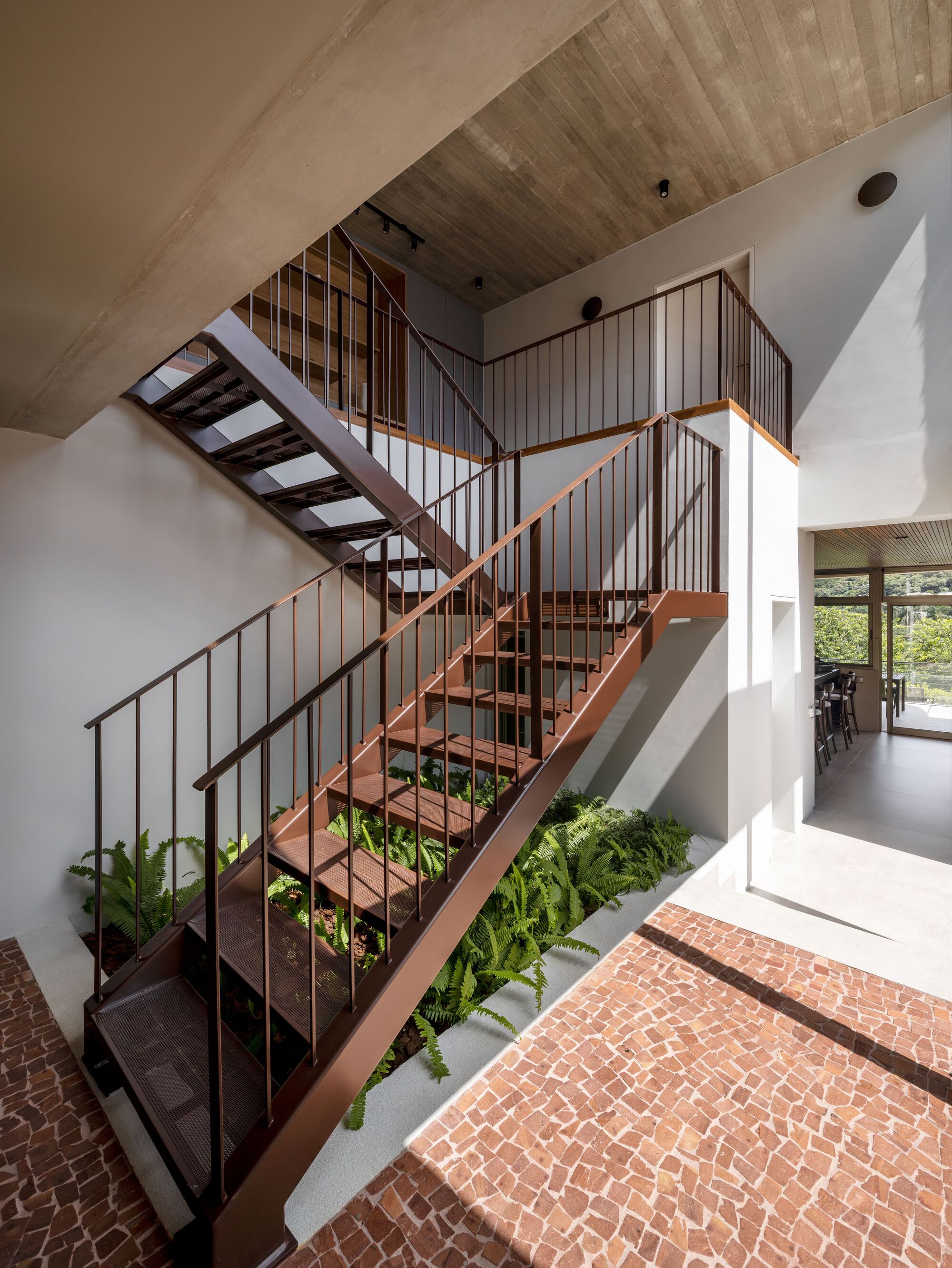 Gallery of Axial House / TAU Arquitetos - 4