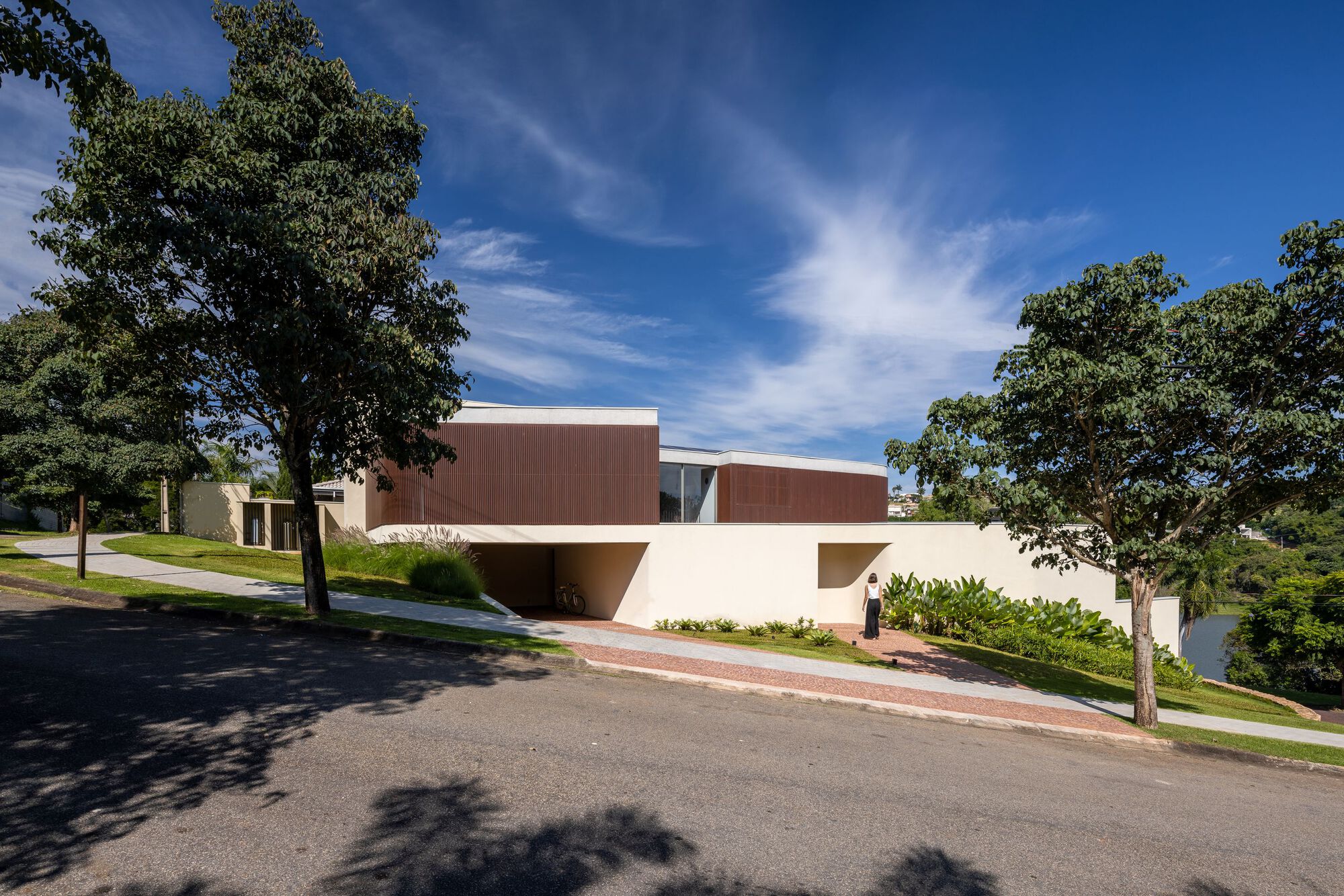 Gallery of Axial House / TAU Arquitetos - 6