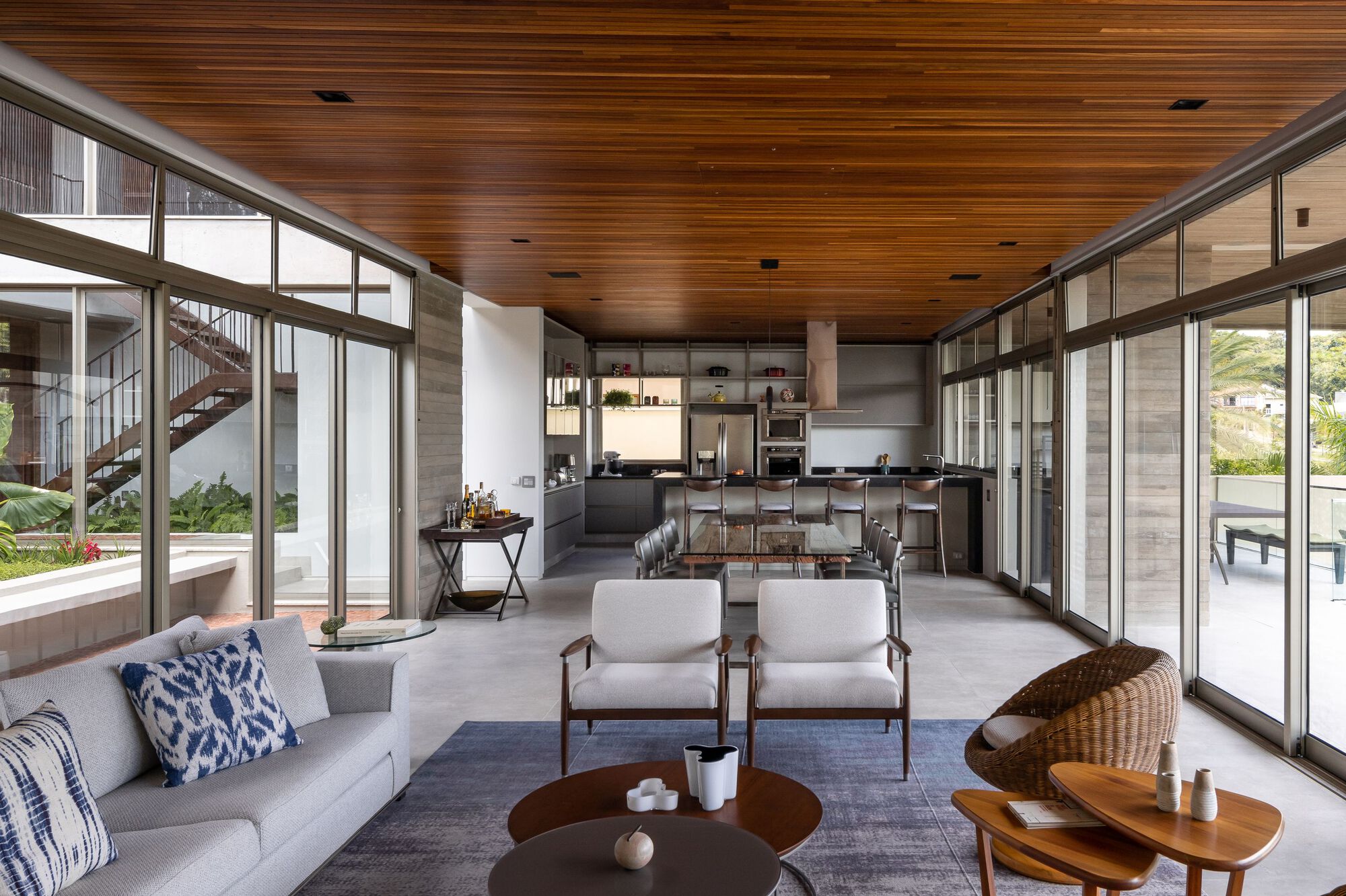 Gallery of Axial House / TAU Arquitetos - 11