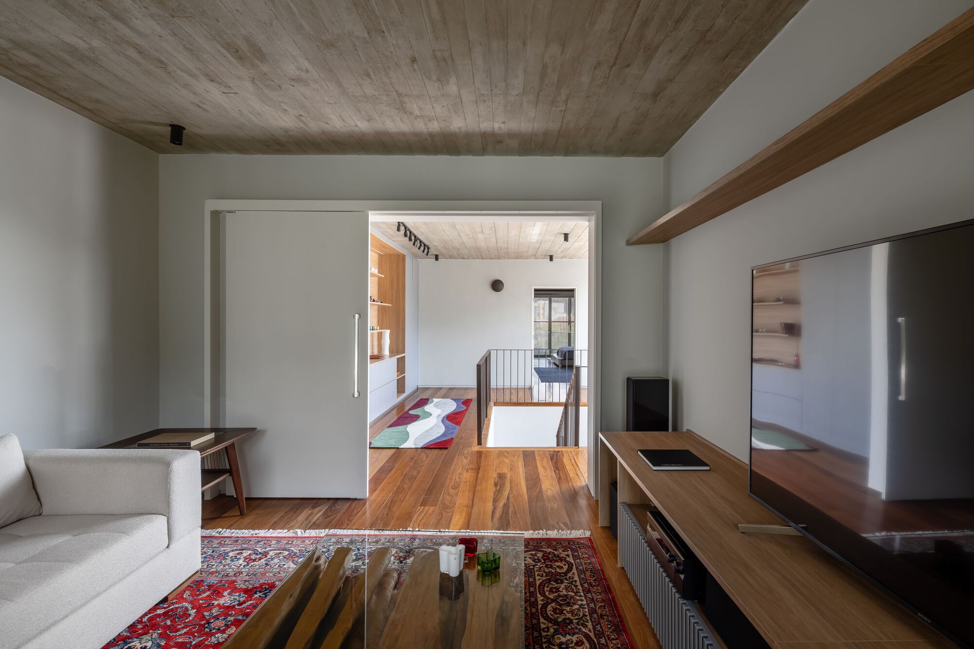 Gallery of Axial House / TAU Arquitetos - 29