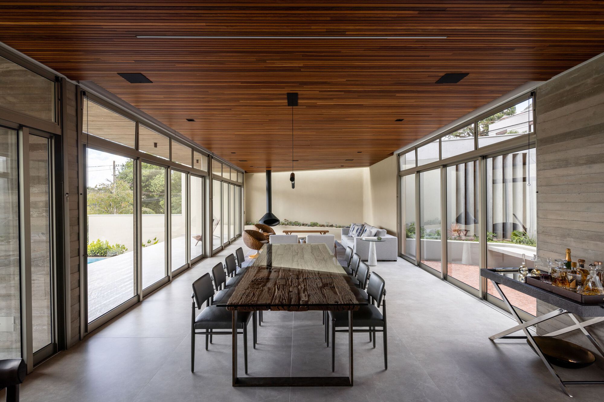 Gallery of Axial House / TAU Arquitetos - 10