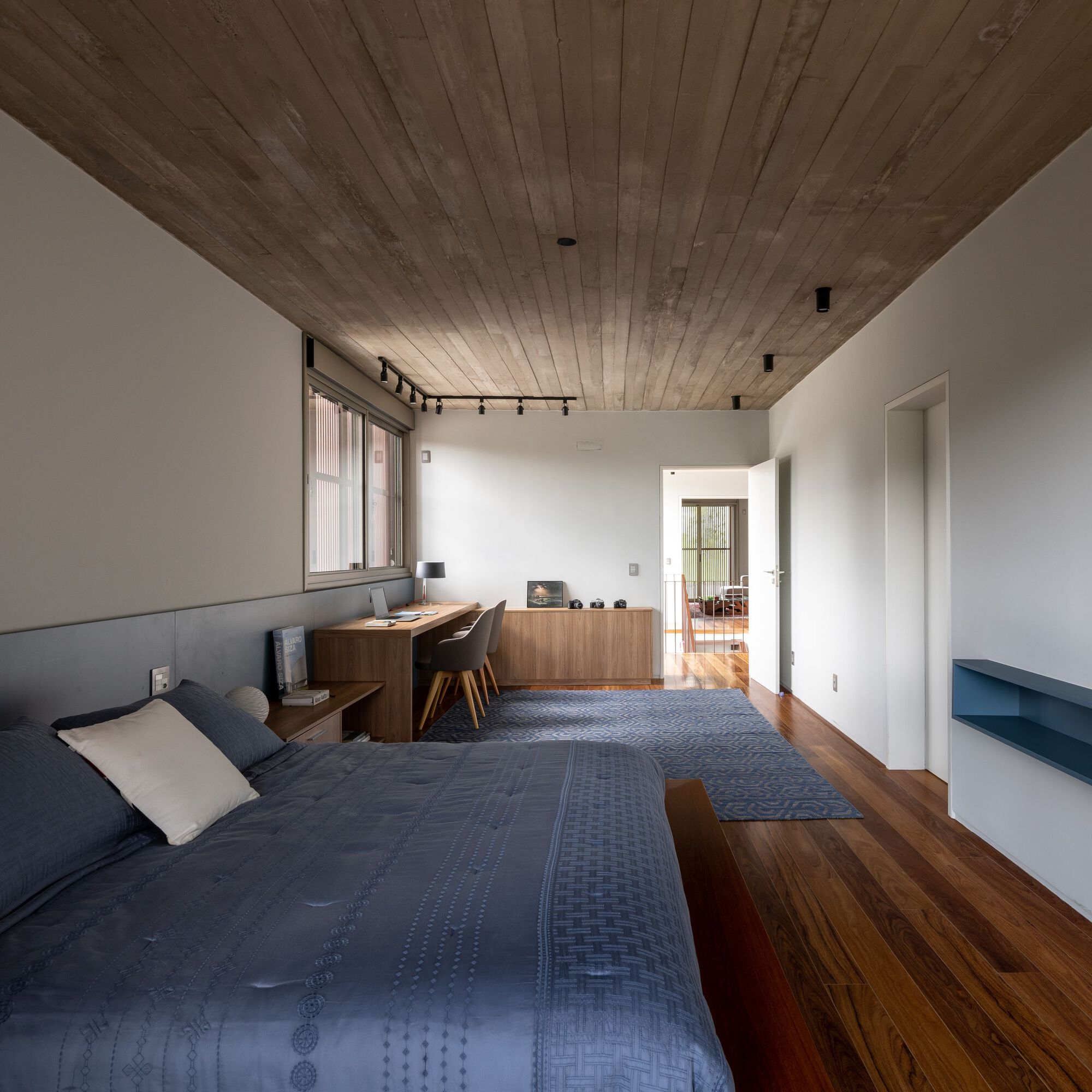 Gallery of Axial House / TAU Arquitetos - 31