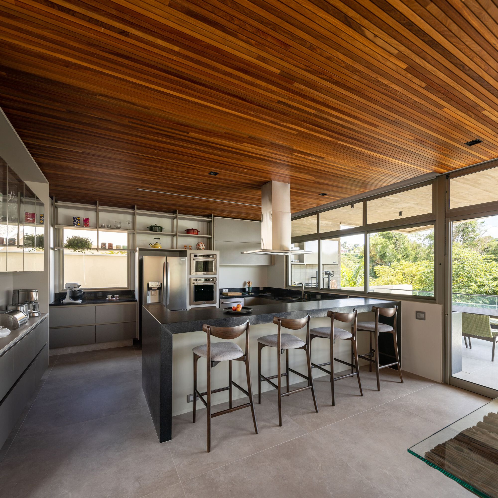 Gallery of Axial House / TAU Arquitetos - 12