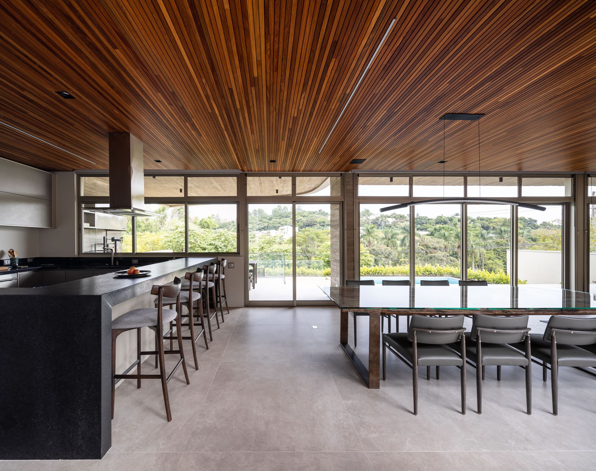 Gallery of Axial House / TAU Arquitetos - 13