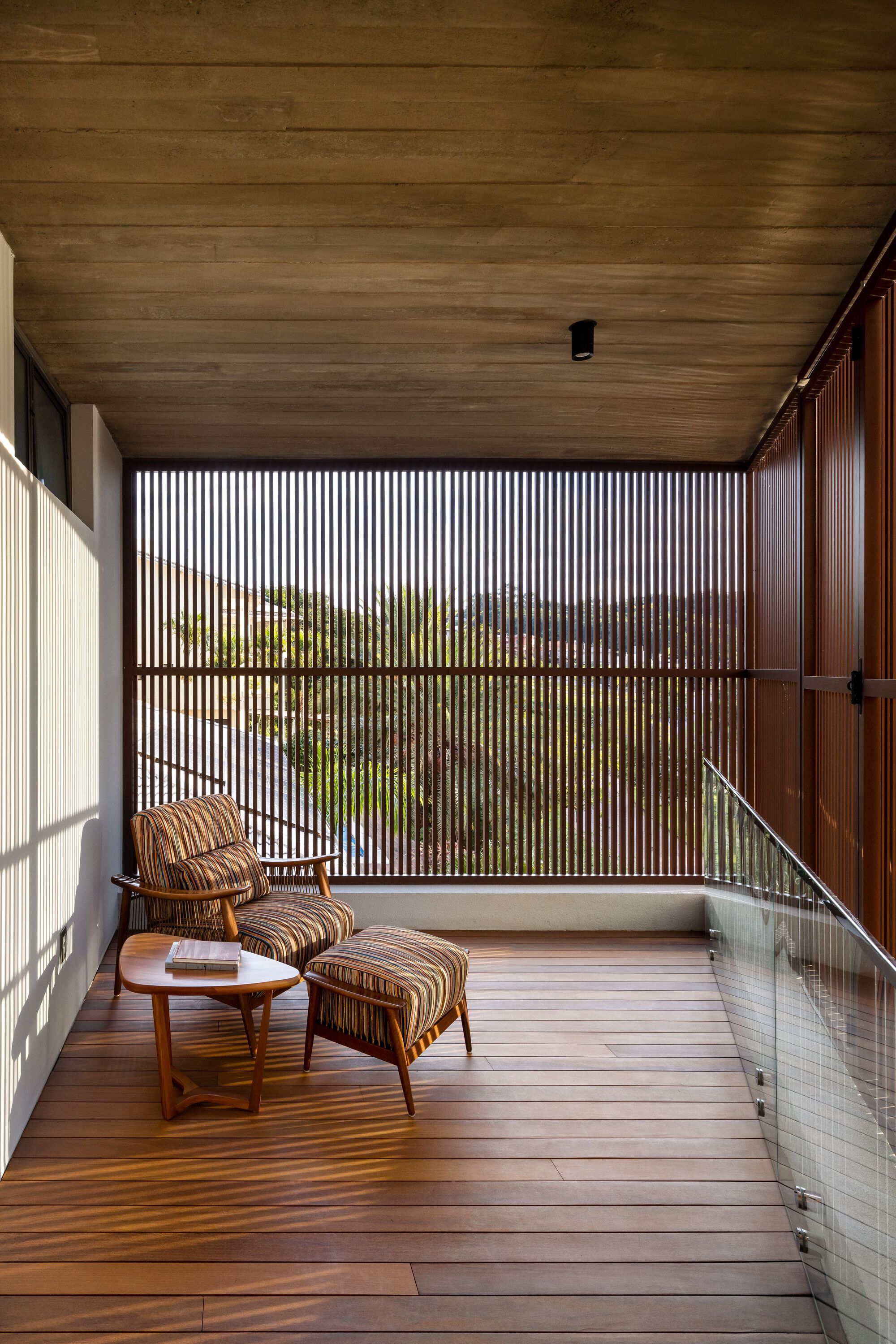 Gallery of Axial House / TAU Arquitetos - 27