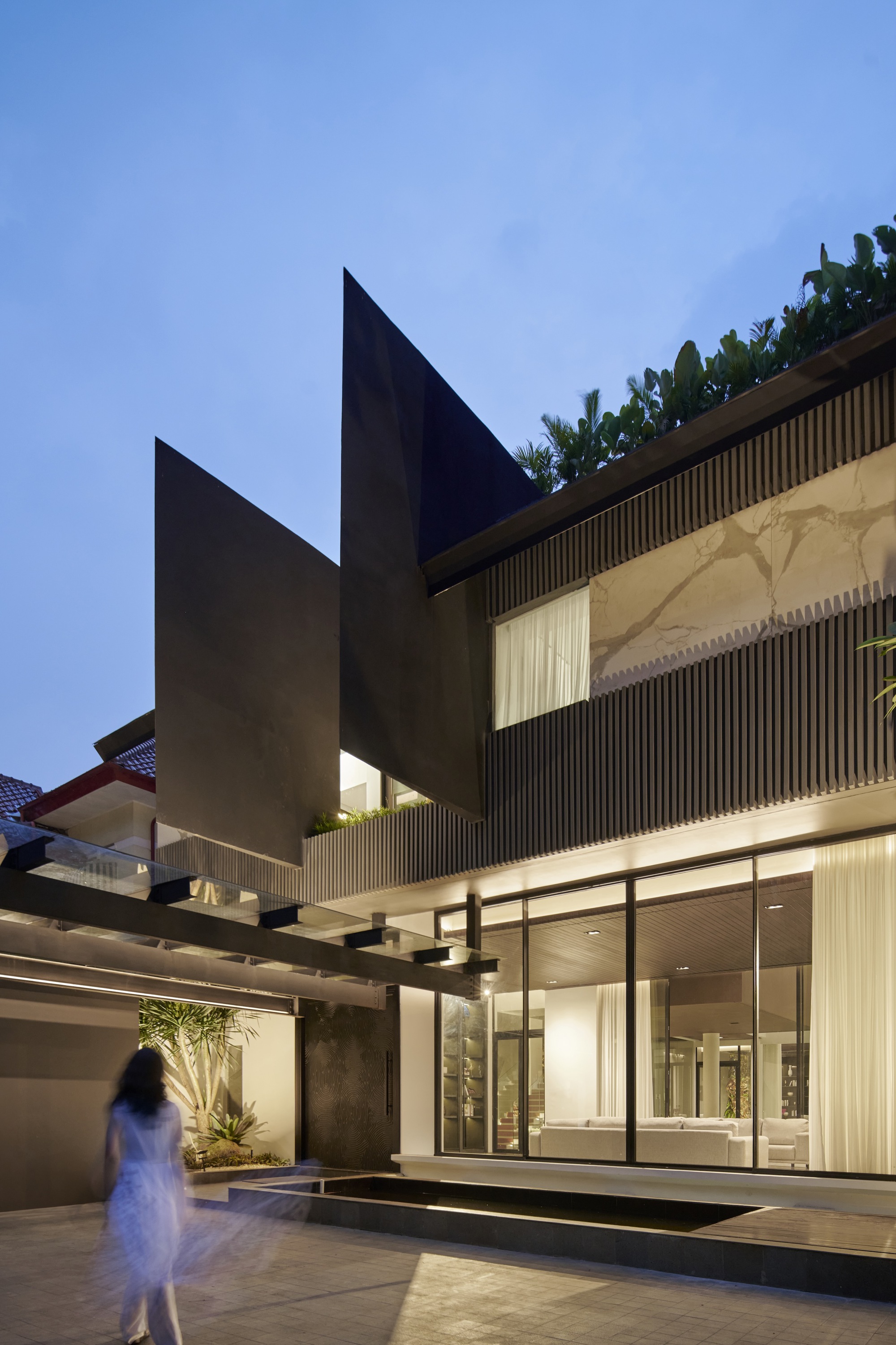 Gallery of Hidden Garden House / RAD+ar (Research Artistic Design ...