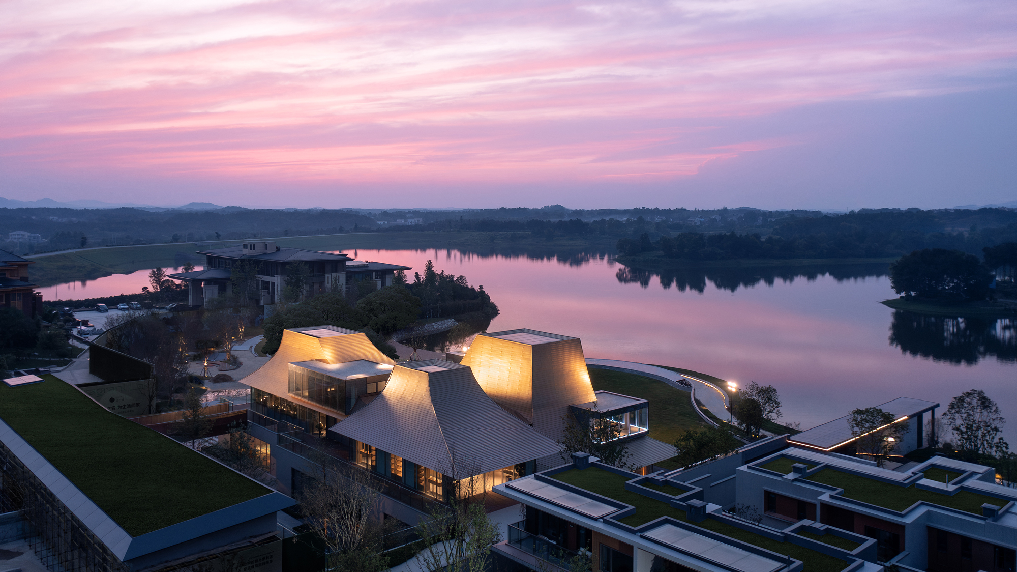 Gallery of Community Center of Fragrant Lake / line+ studio - 2