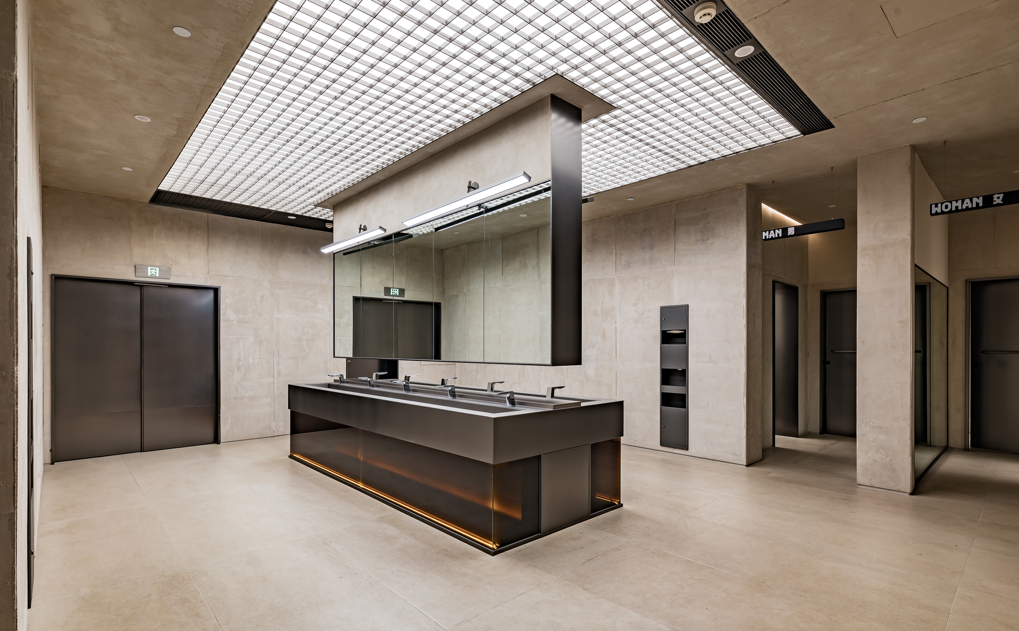 Gallery of COSMO-INNERCO Store's Lighting Design / Lam Lighting Design - 28