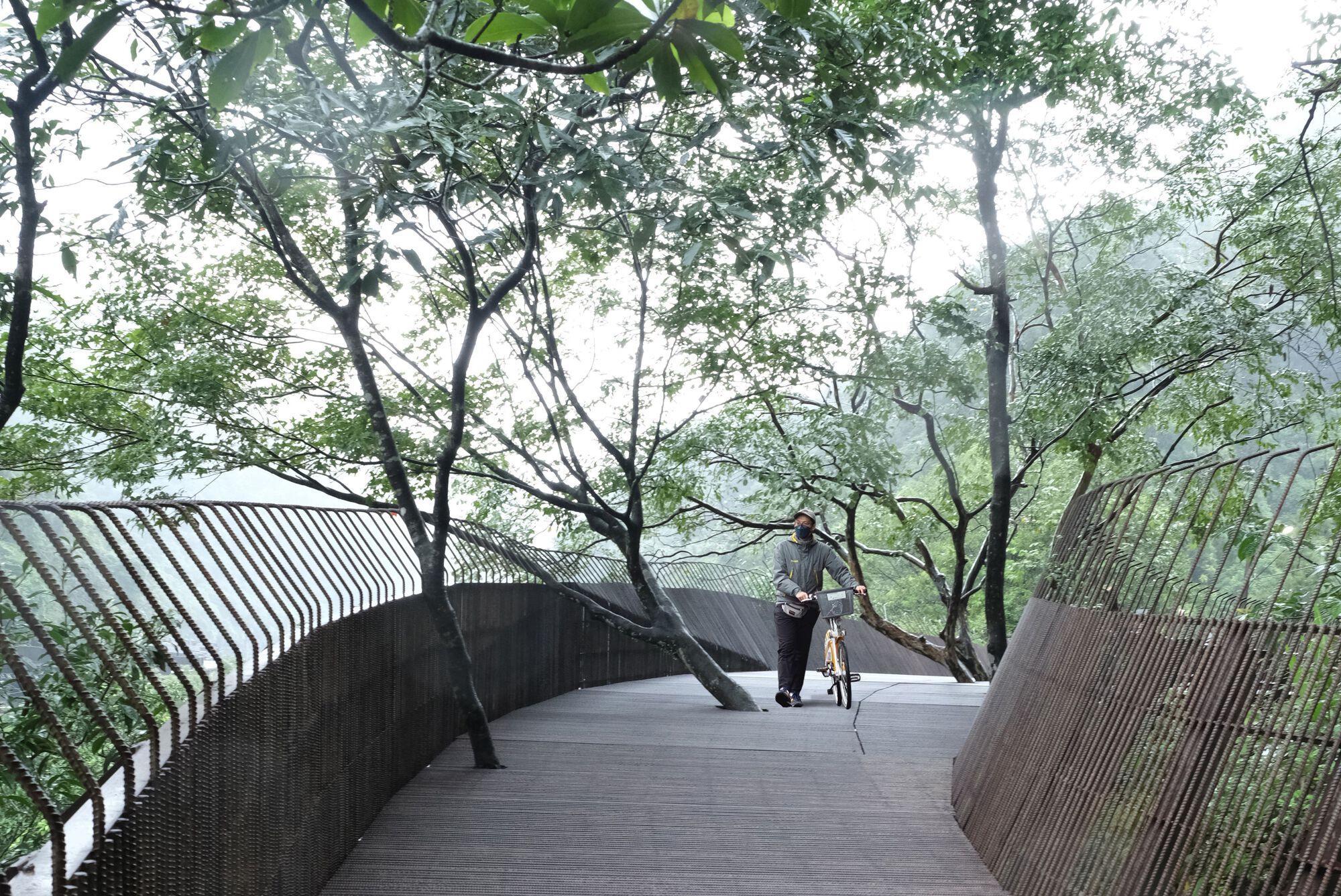 Gallery of The Dark Line Path / mICHELE & mIQUEL + dA VISION DESIGN - 15