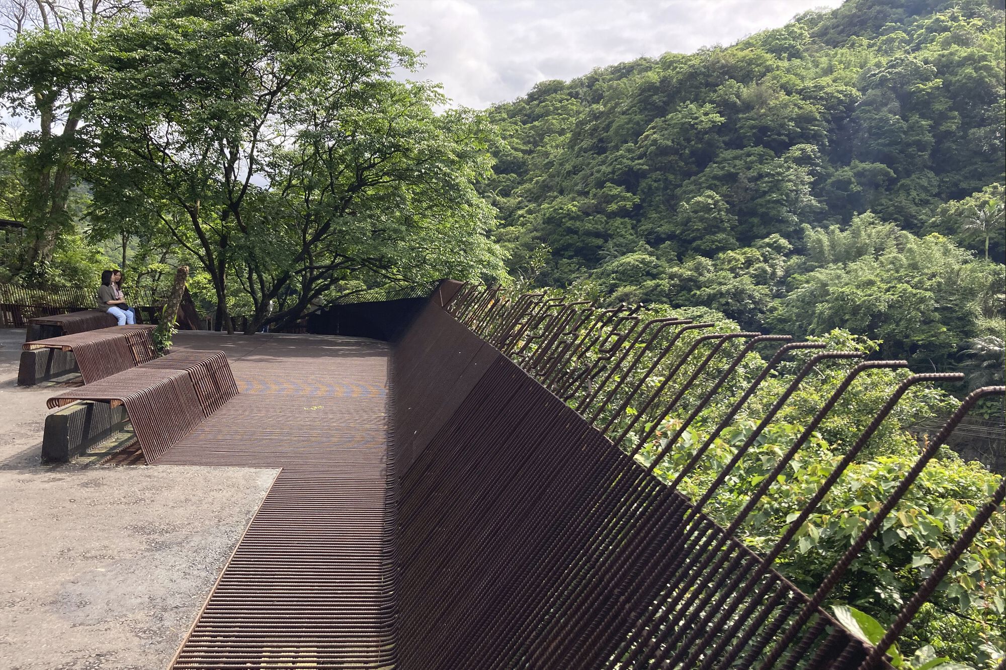 Gallery of The Dark Line Path / mICHELE & mIQUEL + dA VISION DESIGN - 9