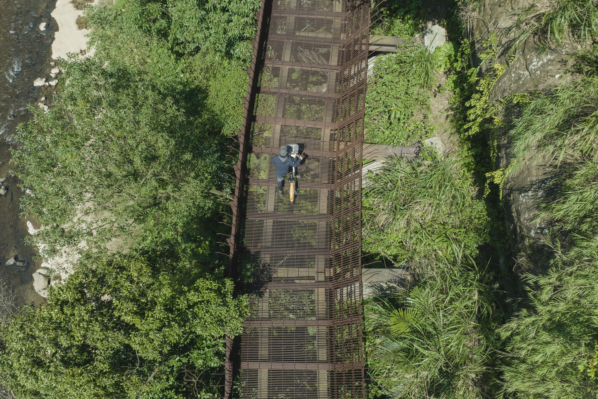 Gallery of The Dark Line Path / mICHELE & mIQUEL + dA VISION DESIGN - 7