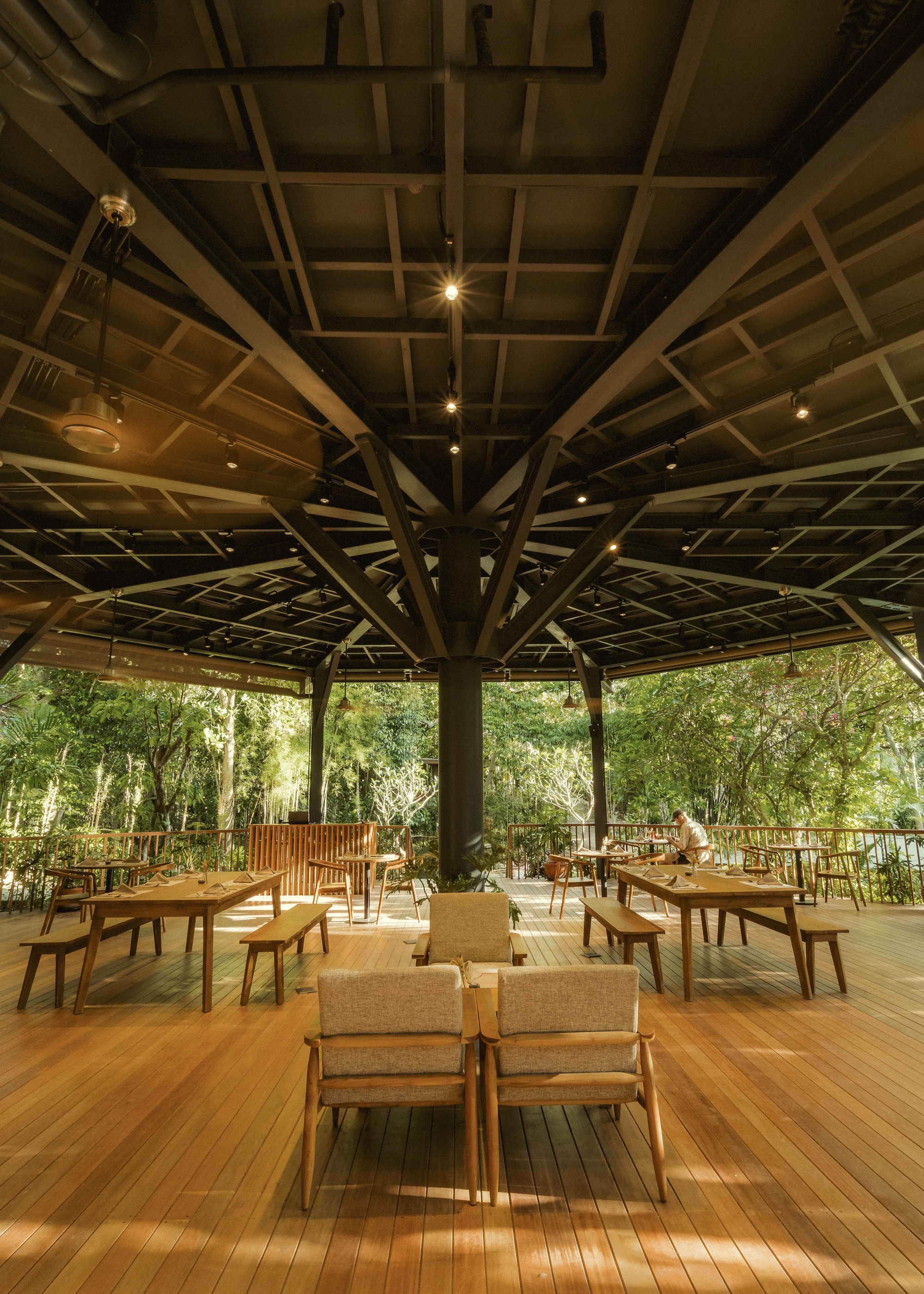 Gallery of The Octagon Restaurant and Workspace / Stilt Studios - 3