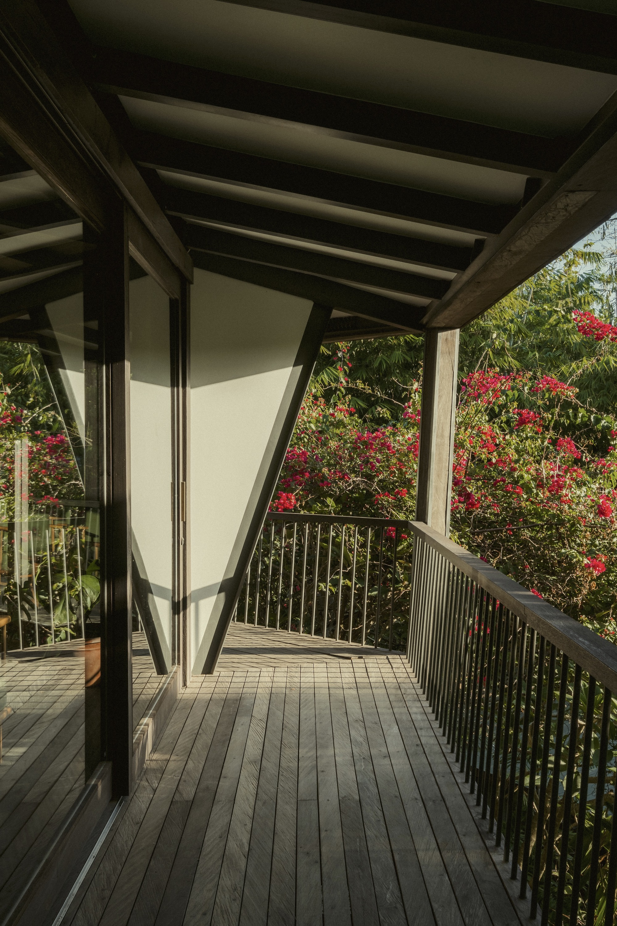 Gallery of The Octagon Restaurant and Workspace / Stilt Studios - 9