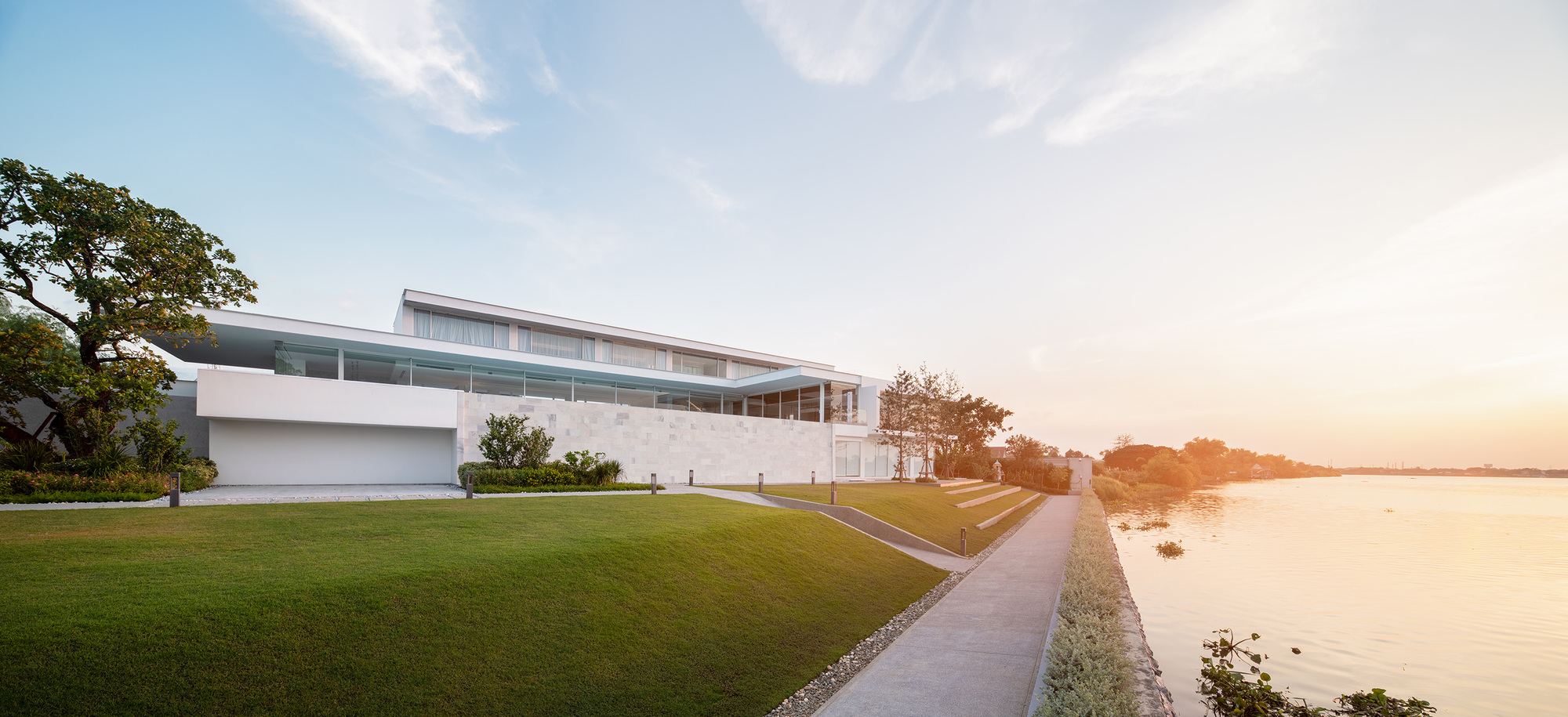 Gallery of River House / OfficeAT - 29