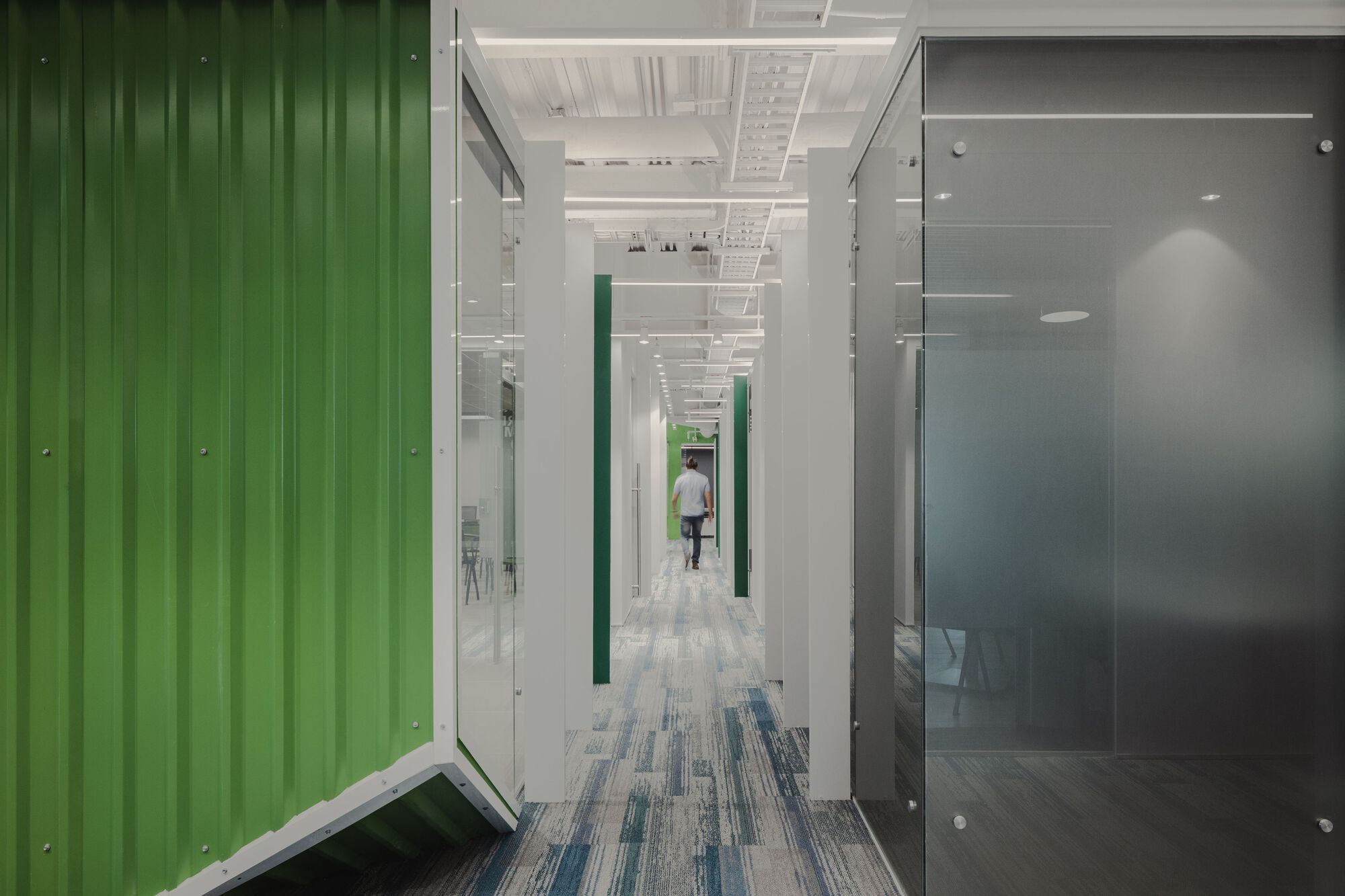 Galería de Corporativo IS 19 / Prototype Architecture Studio - 2