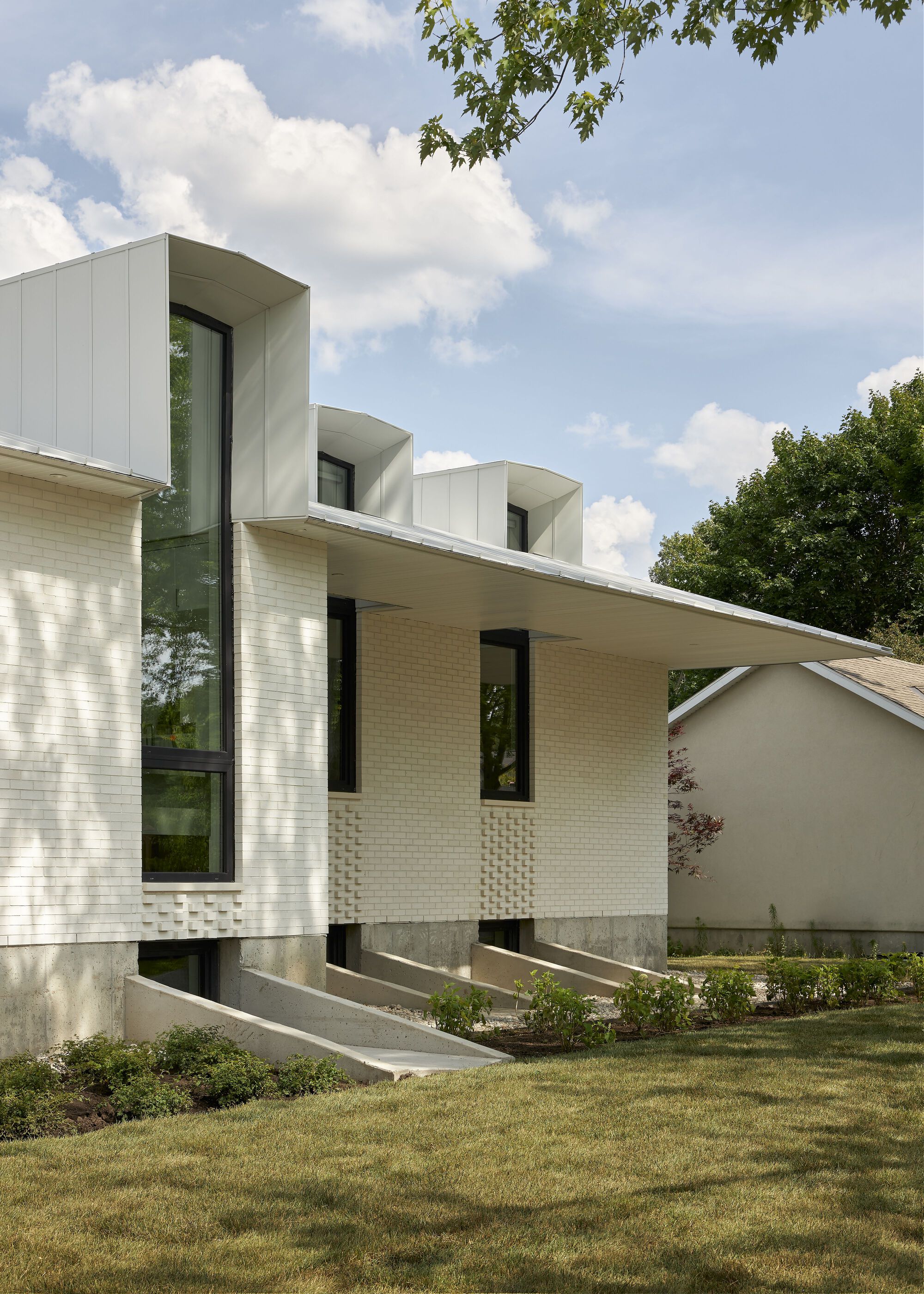 Gallery of Range Life Home / RELM Builders + PLOTNONPLOT Architecture - 10