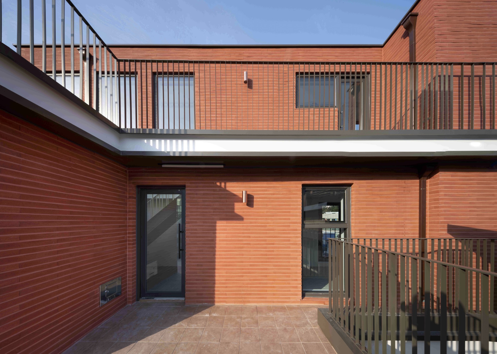 Gallery of Na-bom Building / Donggarm Architecture, Inc. - 8