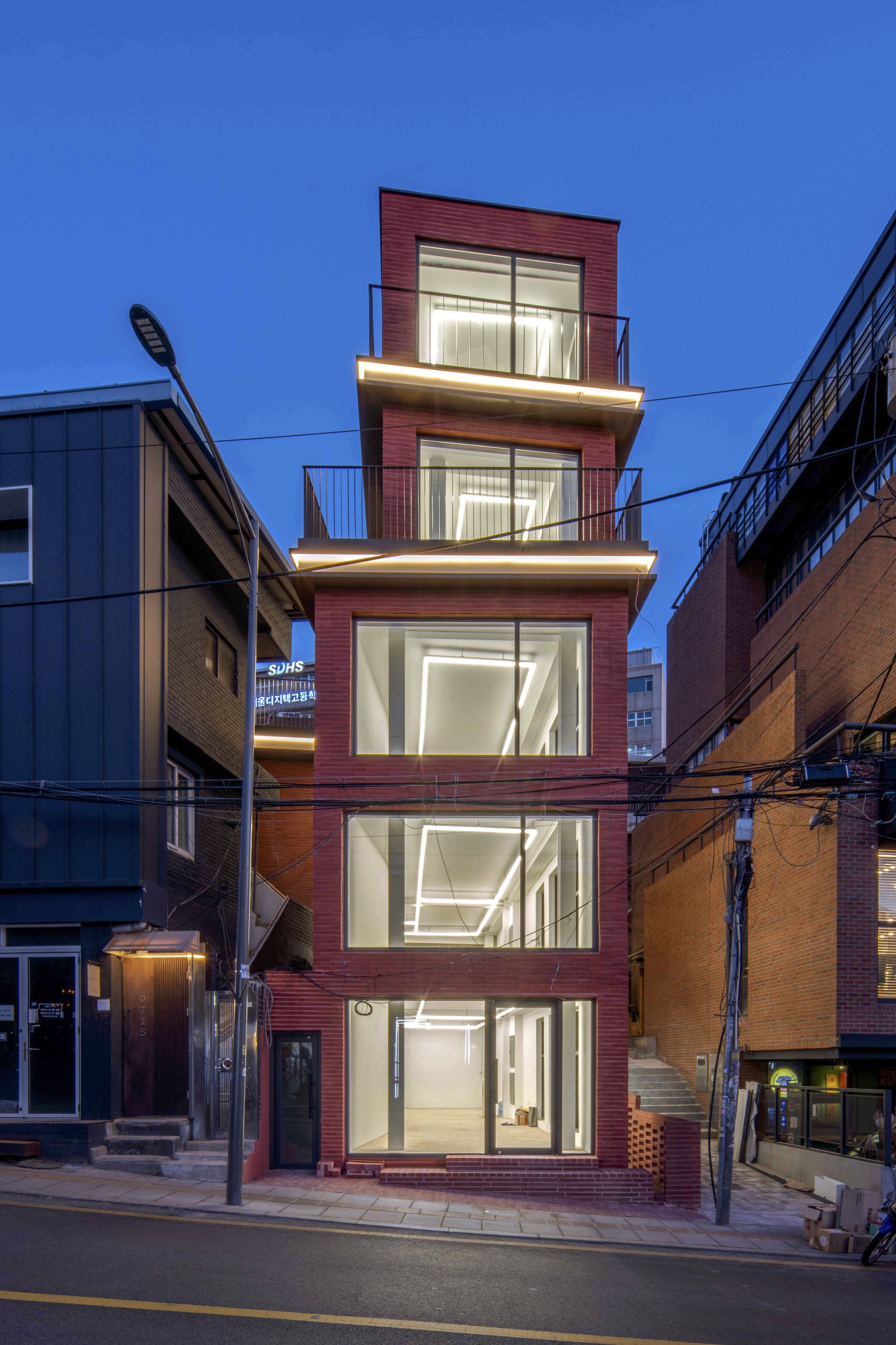 Gallery of Na-bom Building / Donggarm Architecture, Inc. - 2