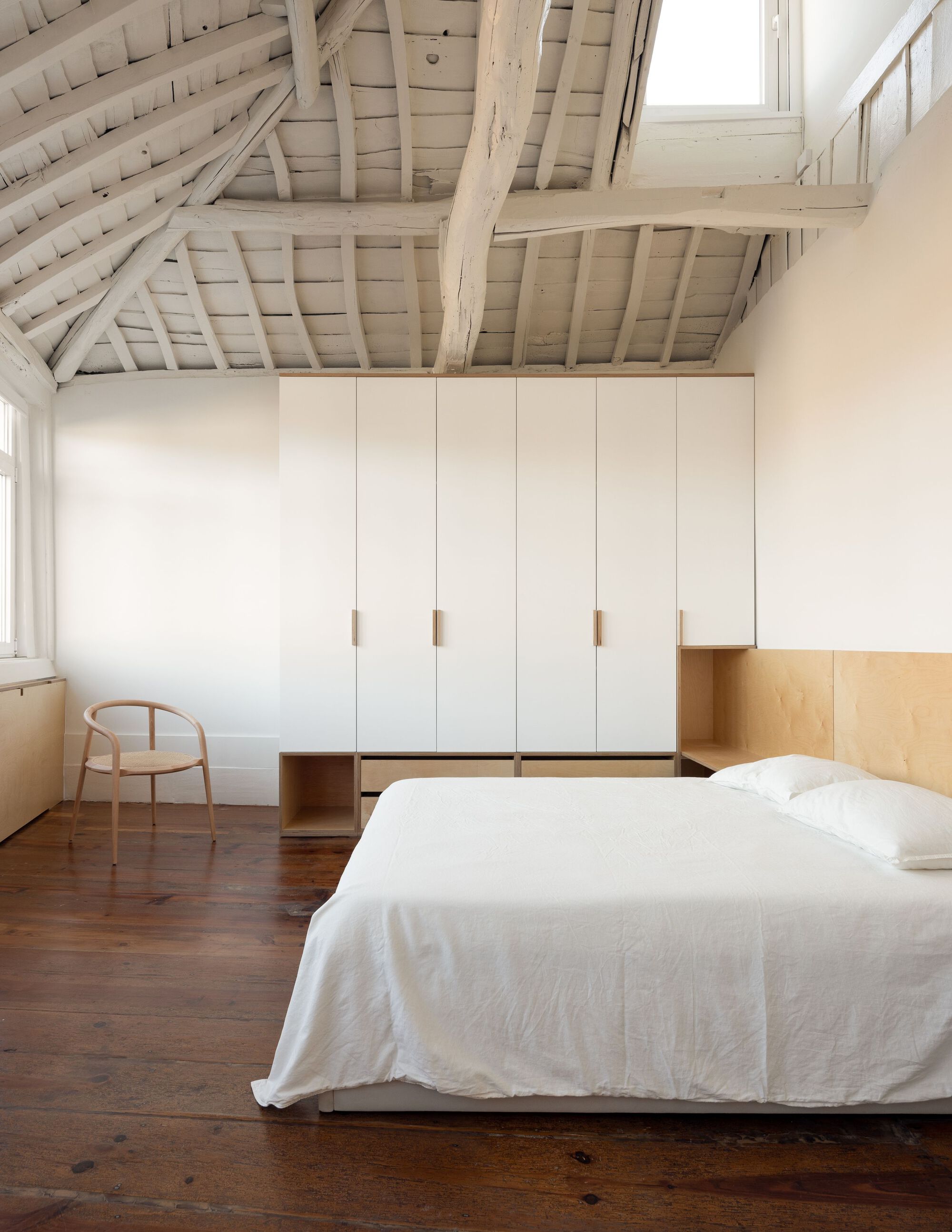 Gallery of São Victor House / COMBO Architects Studio - 8