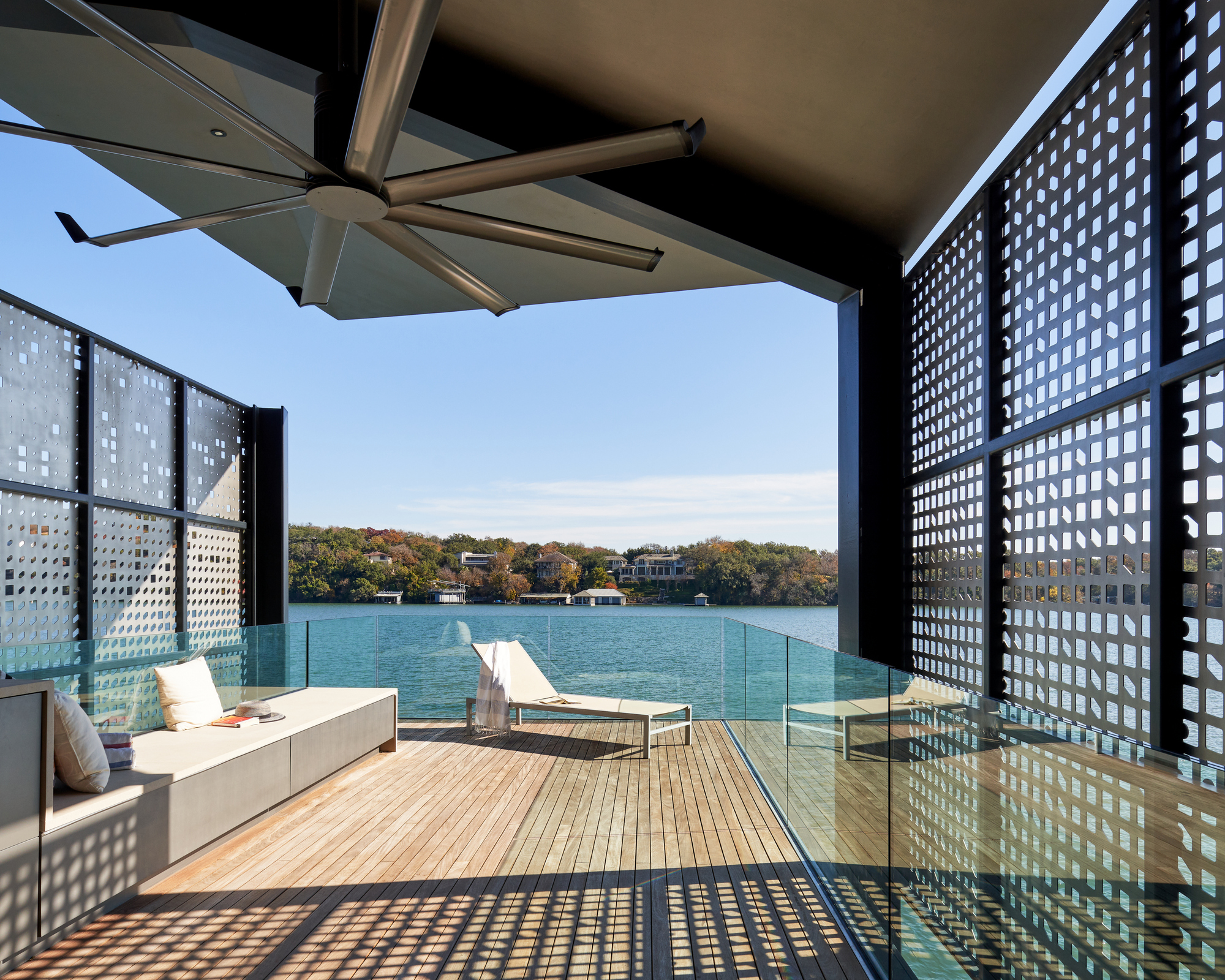 Gallery of Filtered Frame Dock / Matt Fajkus Architecture - 18