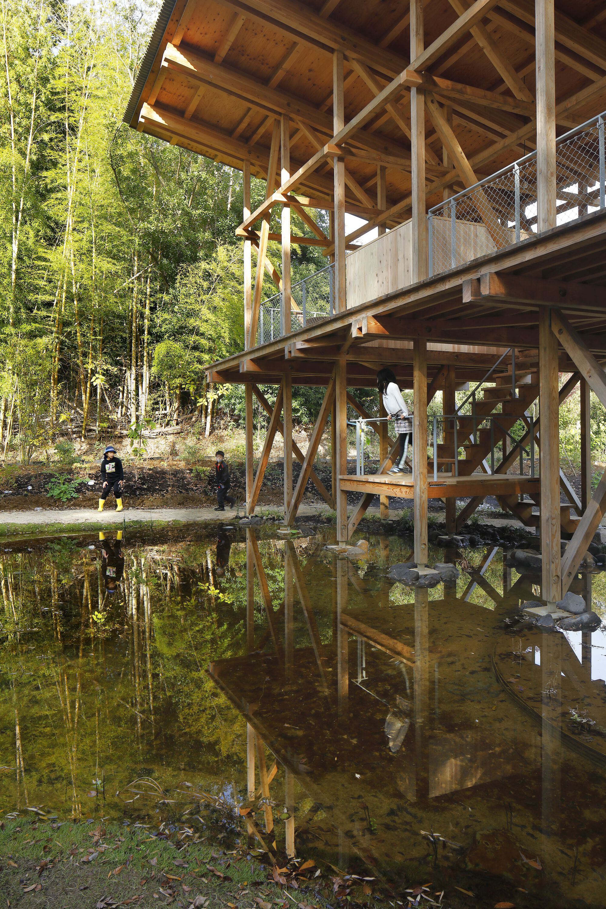 Galería de Centro de día "Long House con un Engawa" / Yamazaki Kentaro ...