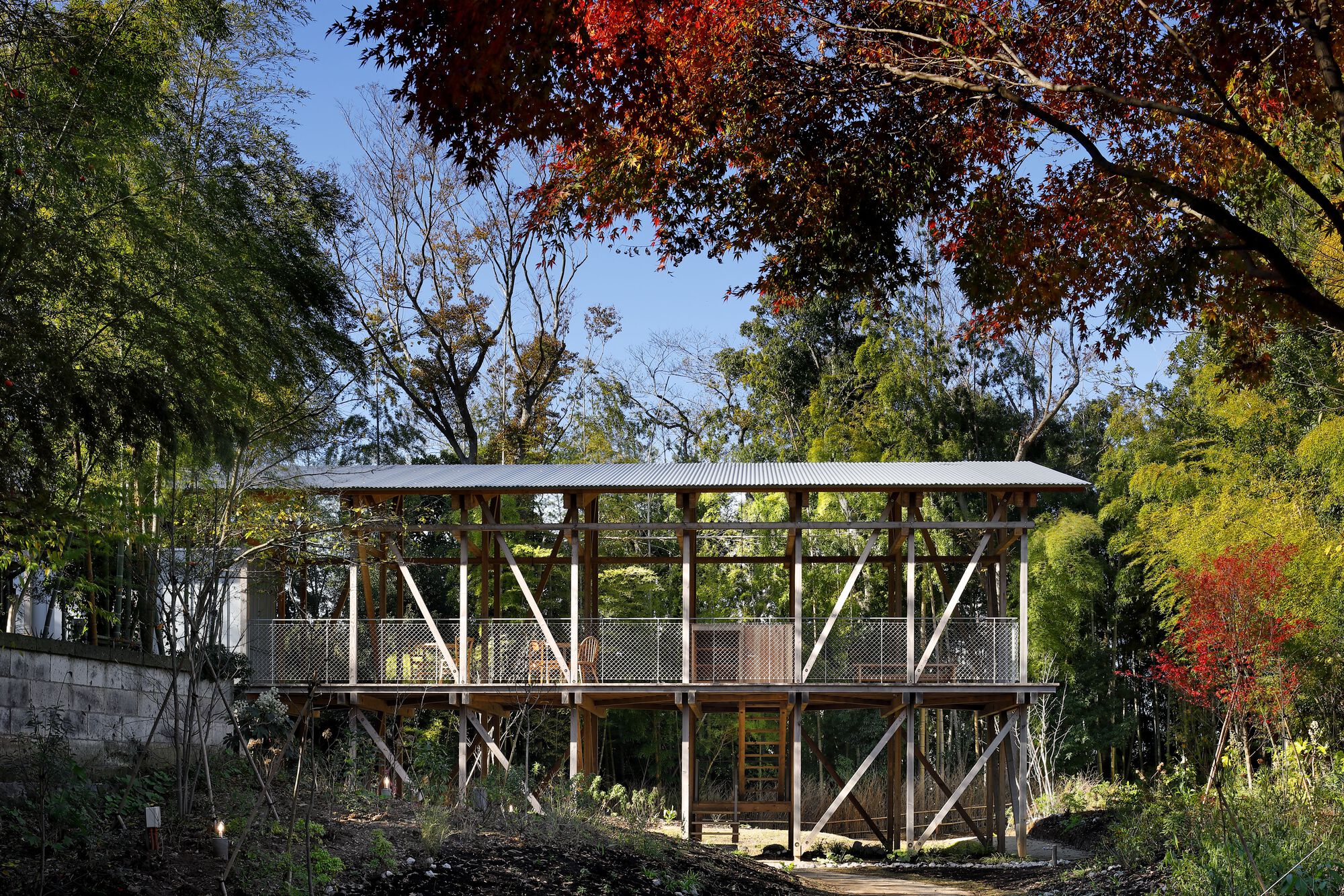 Galería de Centro de día "Long House con un Engawa" / Yamazaki Kentaro ...