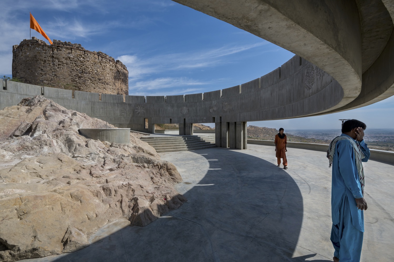 Gallery of Natural or Artificially Pigmented Materials? Exploring Color Variations and their ...