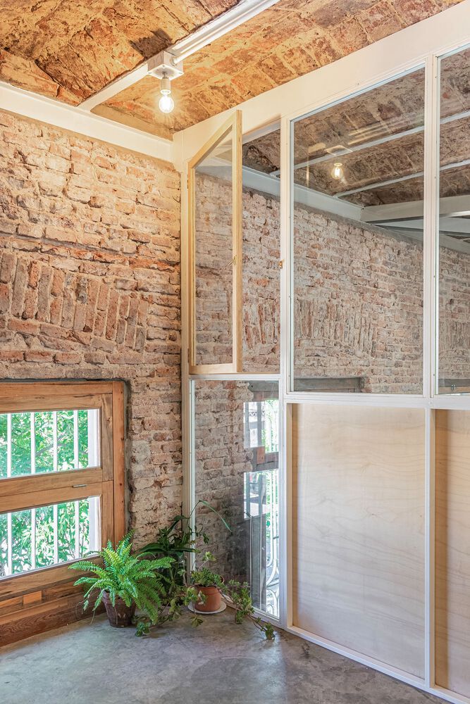 Gallery of Natural or Artificially Pigmented Materials? Exploring Color ...