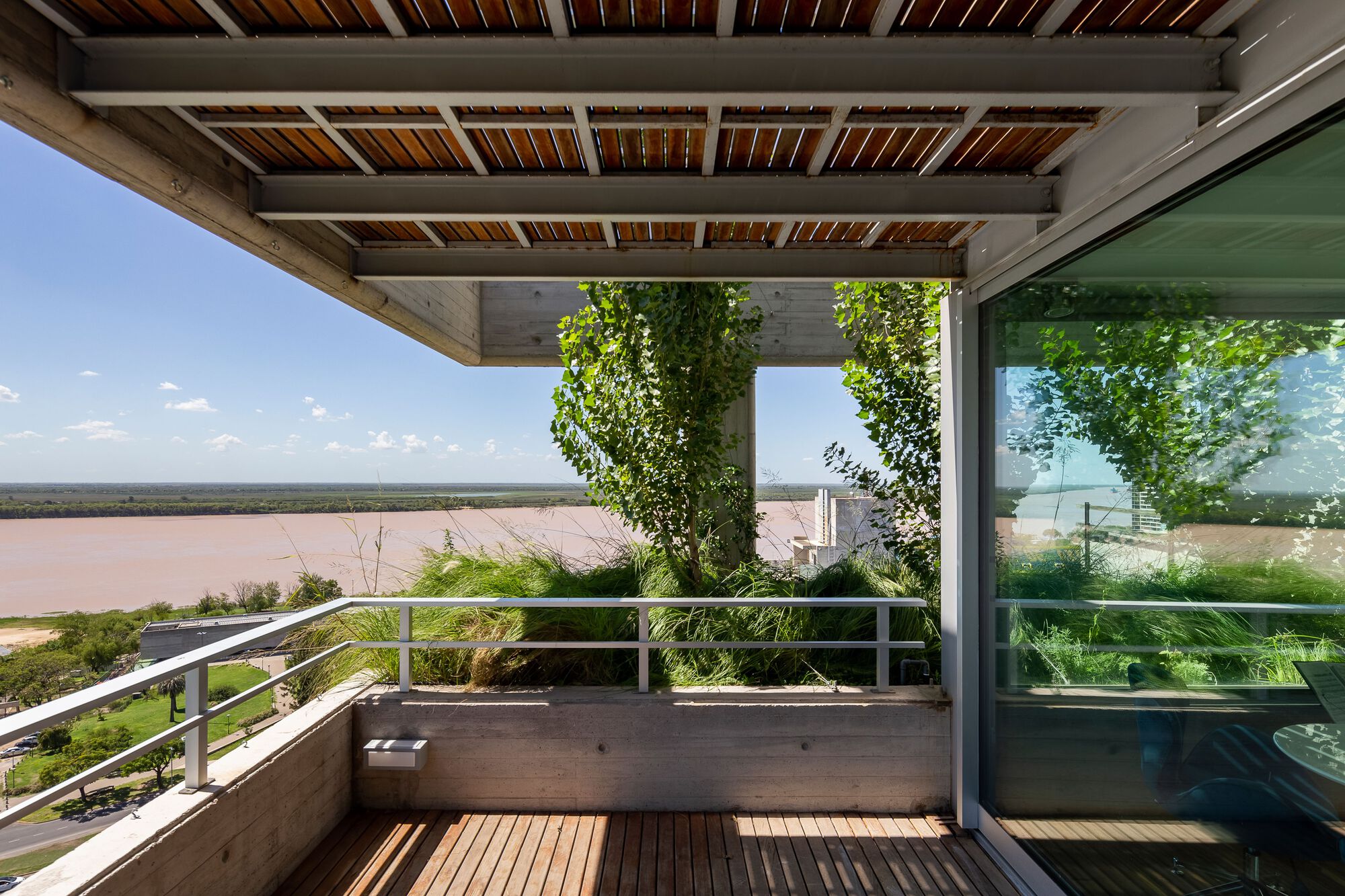 Galeria de Edifício Río Arriba / Estudio Pablo Gagliardo - 24