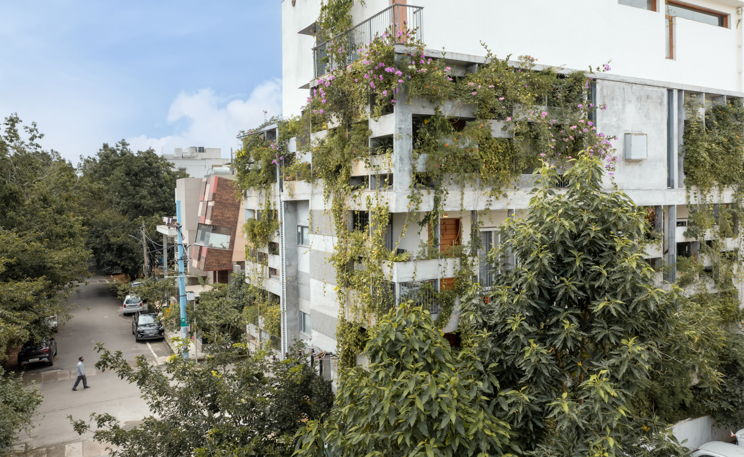 Galeria de Edifício Breathing Enclosure / A Threshold - 9