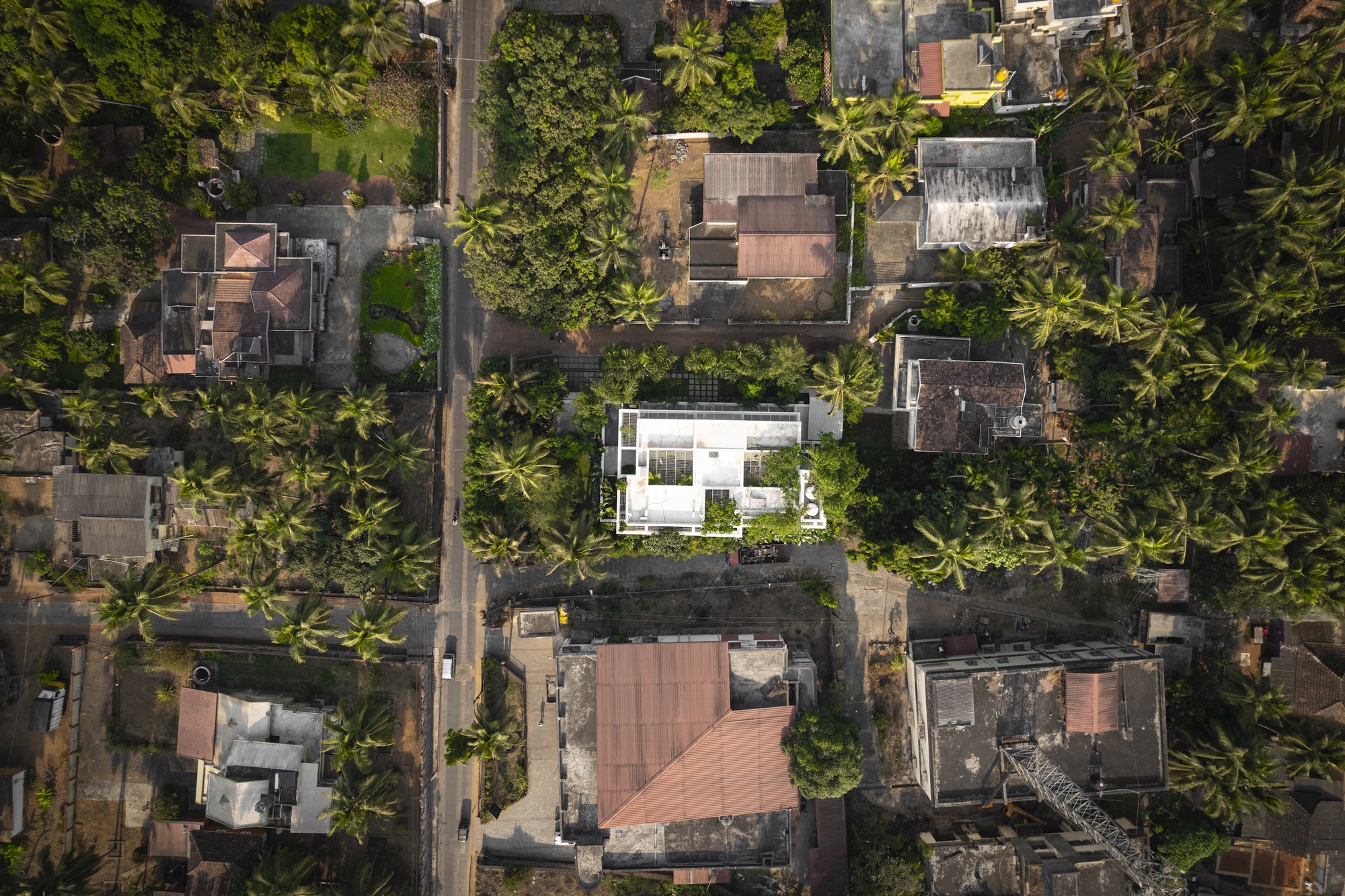 Gallery of Veiled House / Gaurav Roy Choudhury Architects GRCA - 6