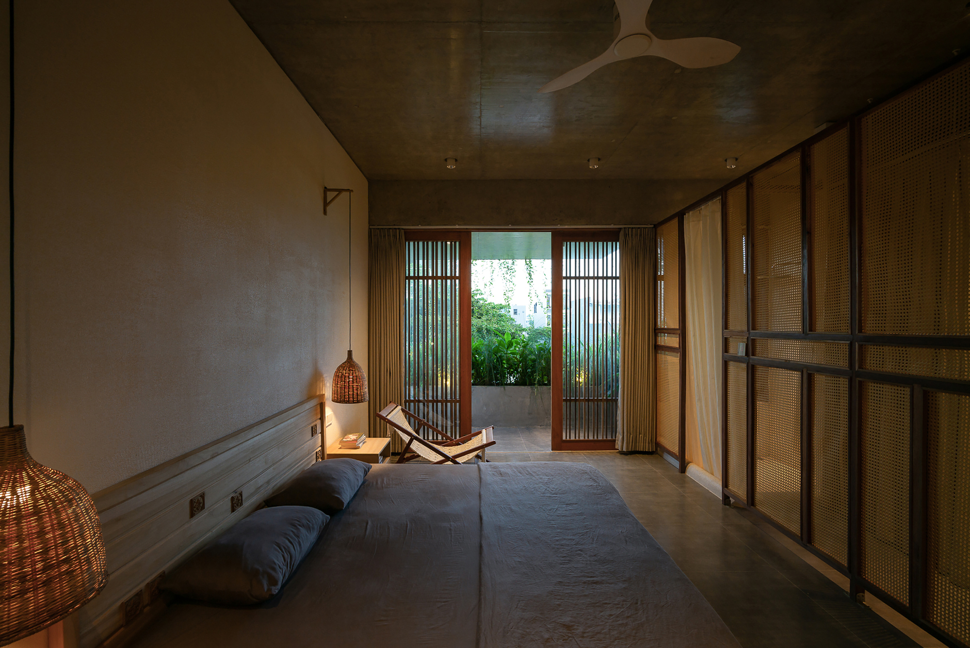 Gallery of The HIÊN House / Winhouse Architecture - 25