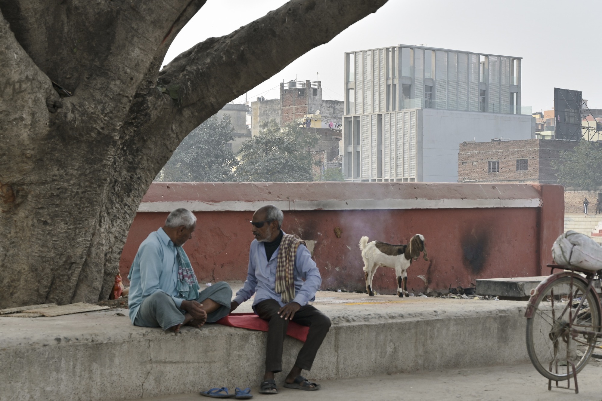 Gallery of Veiled Building / KUN Studio - 17