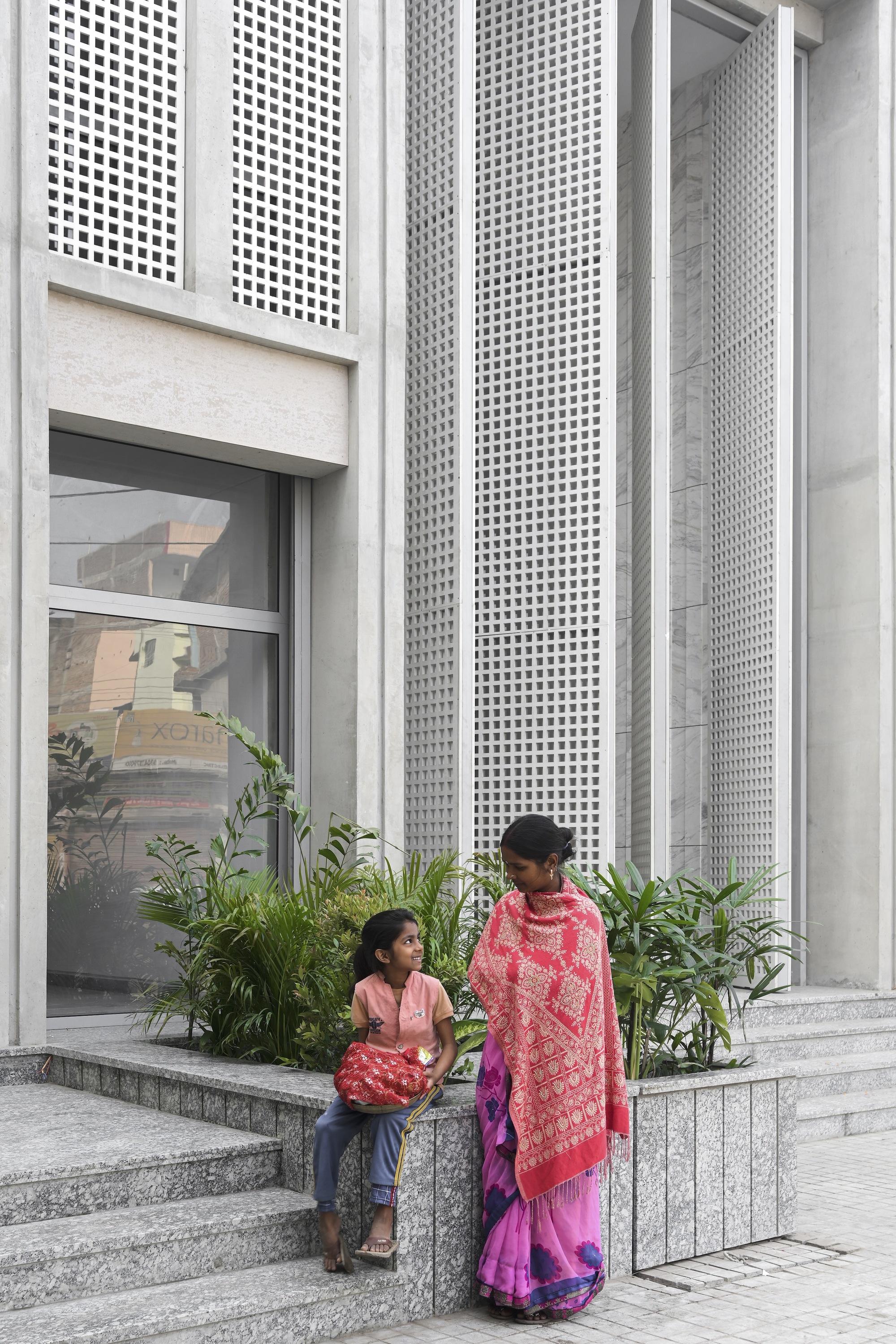 Gallery of Veiled Building / KUN Studio - 18