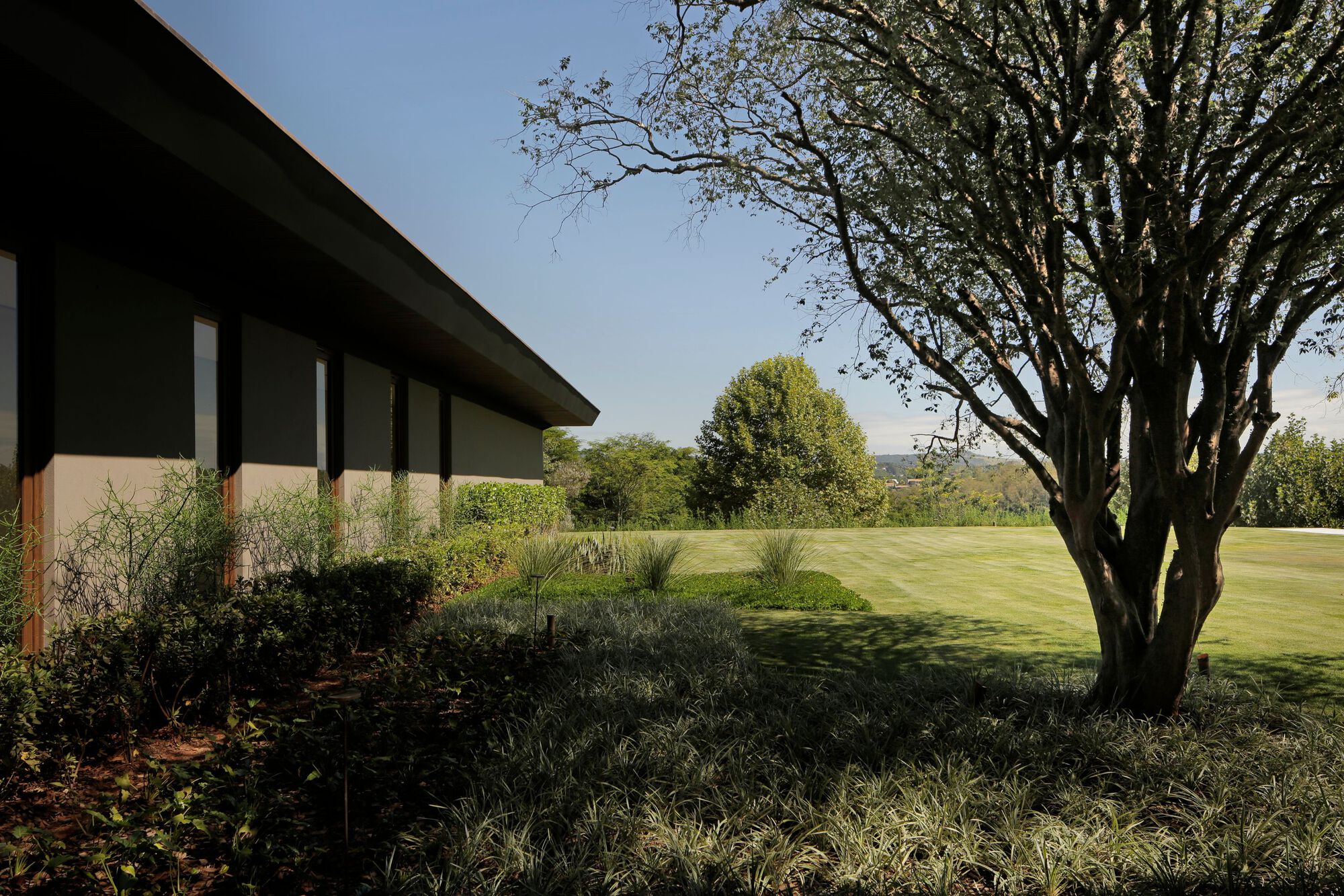 Gallery of SSR Sombreiros House / Gálvez & Márton Arquitetura - 16
