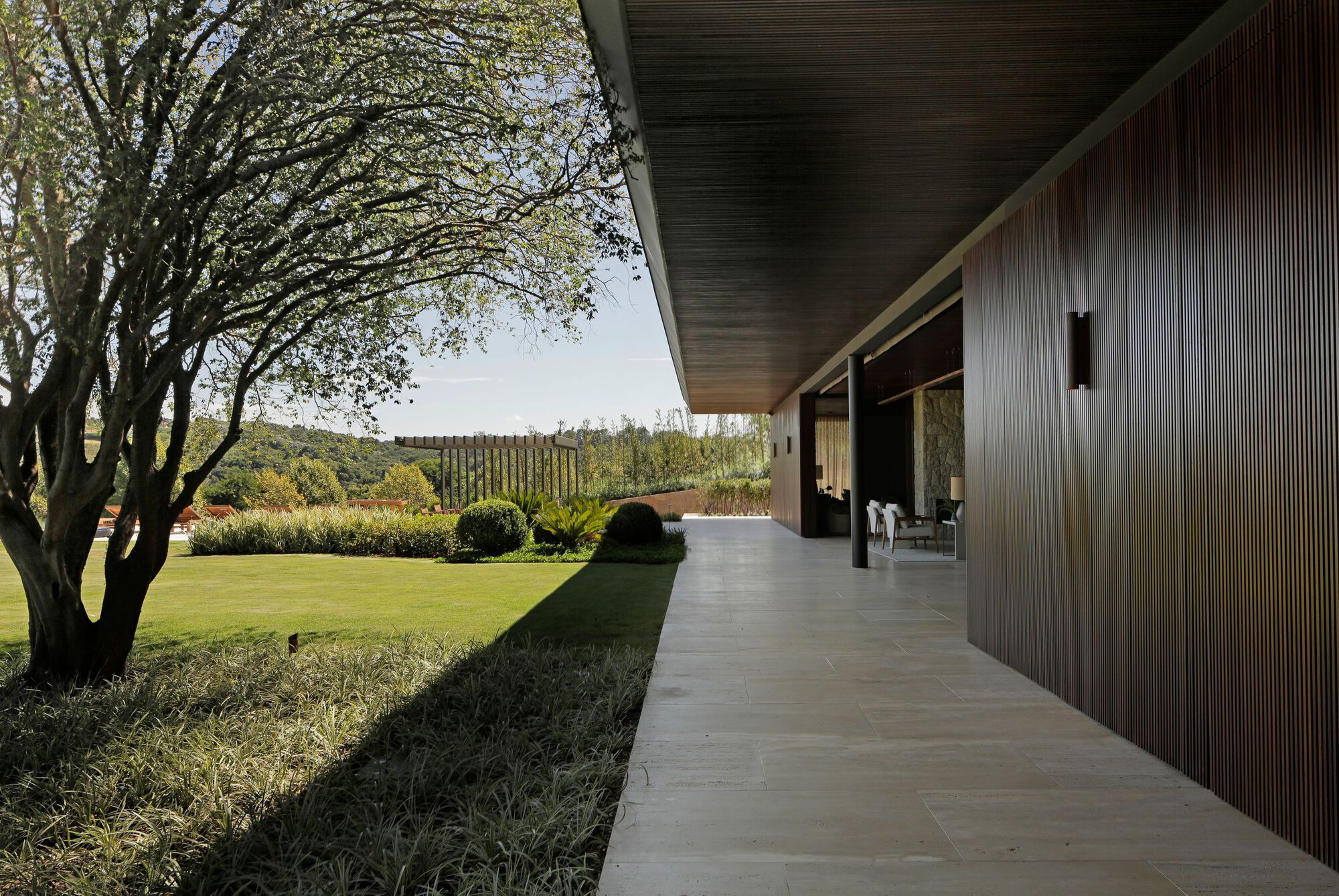Gallery of SSR Sombreiros House / Gálvez & Márton Arquitetura - 17