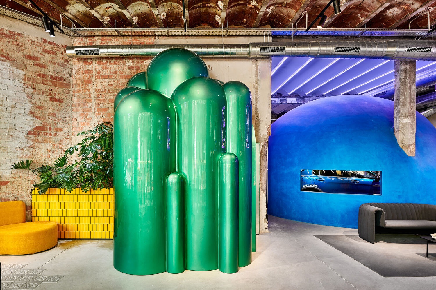 Gallery of Breaking the Standards: 10 Architects Who Are Daring in ...