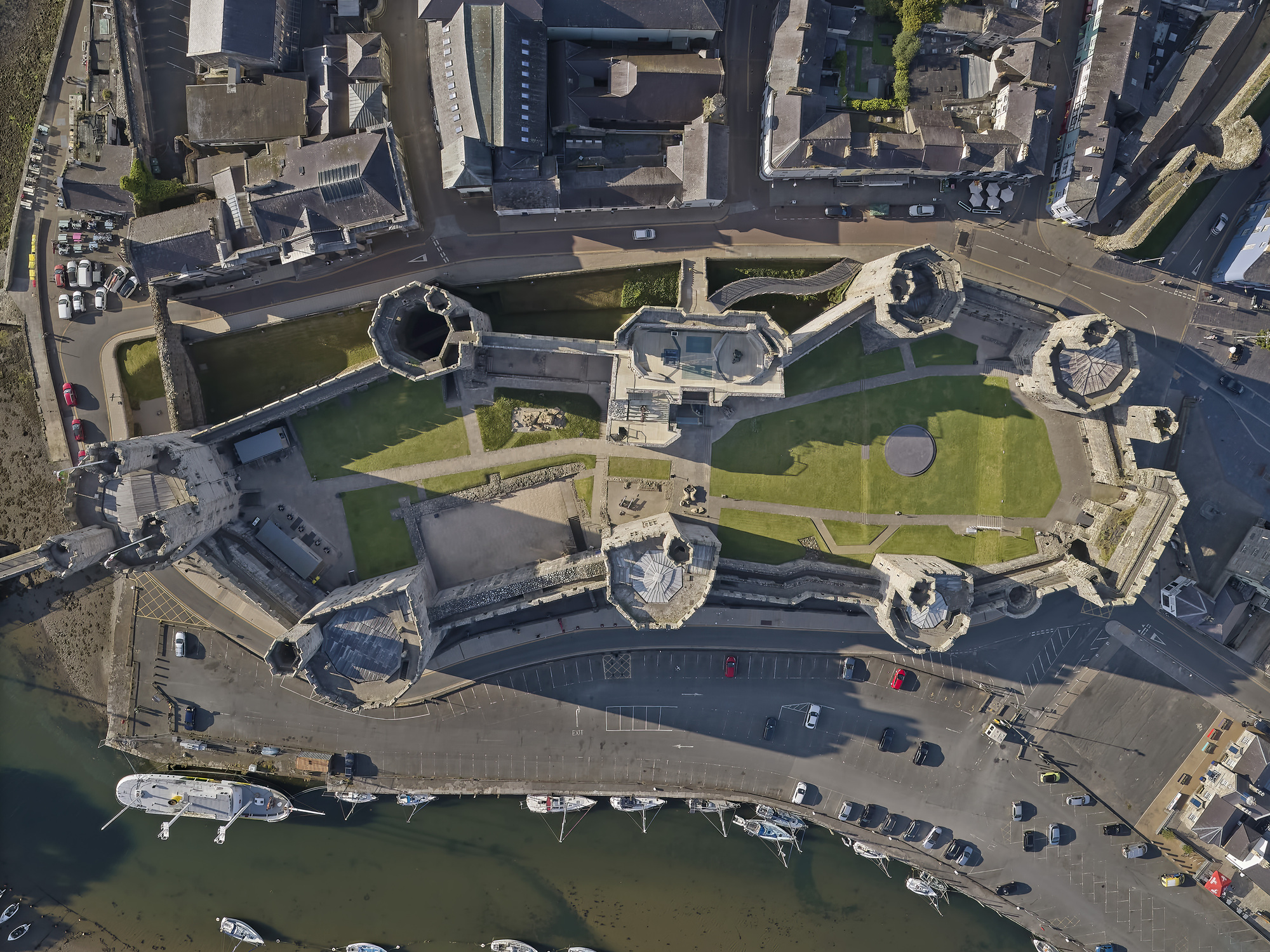 Gallery of King’s Gate Caernarfon Castle / Buttress - 7